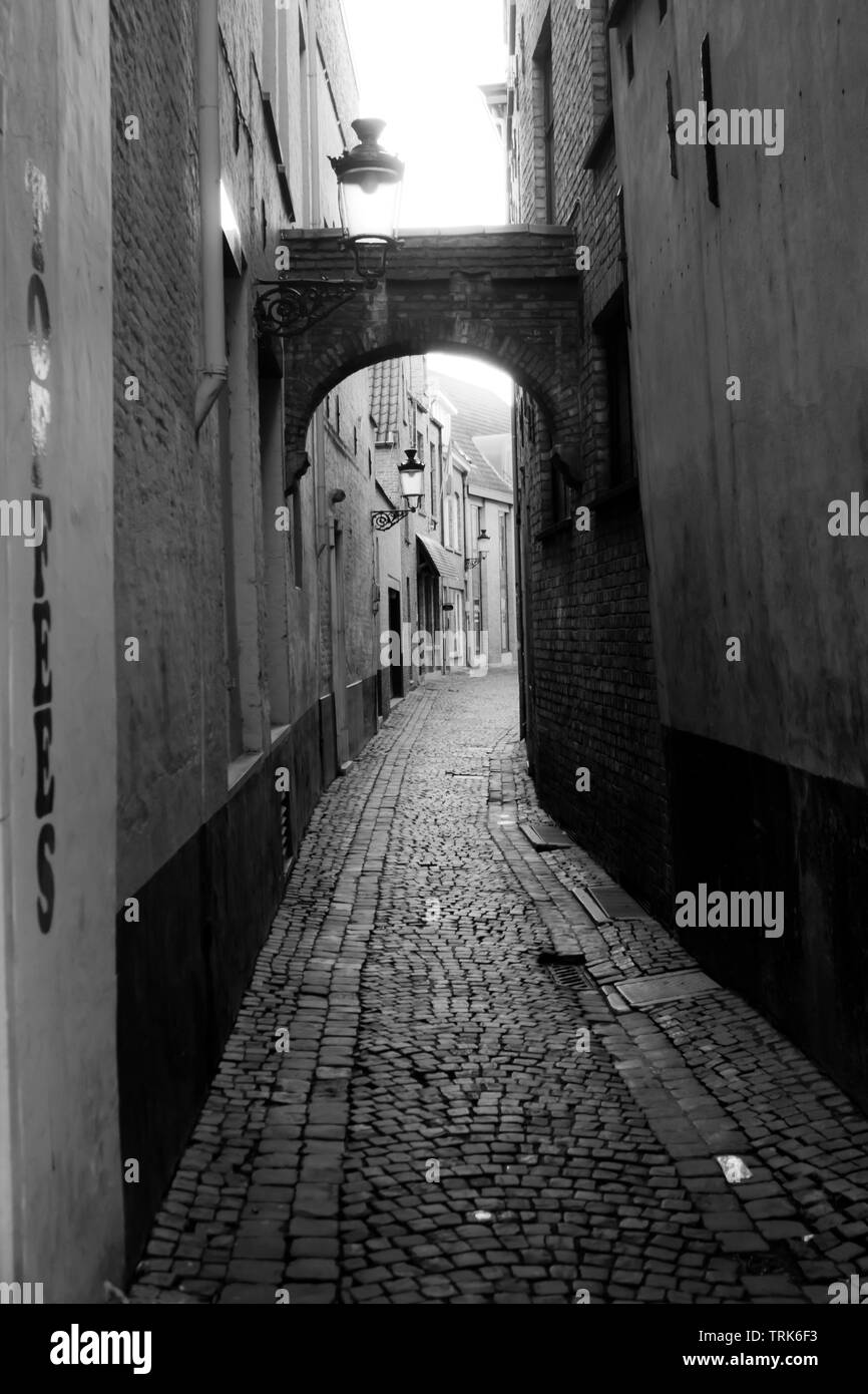 Small alley in old Black and White Stock Photos & Images - Alamy