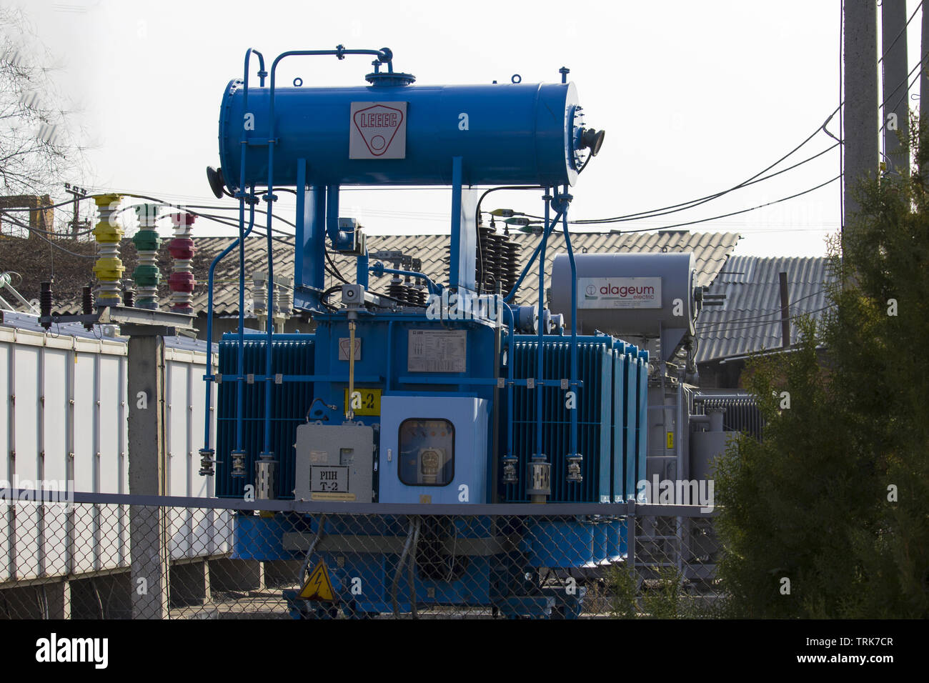 High voltage power distribution station hi-res stock photography and ...