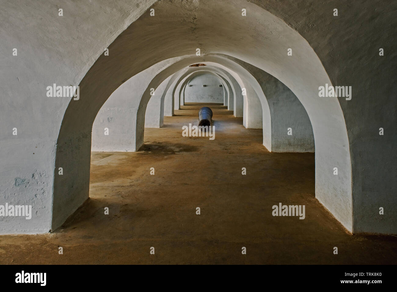 05 Dec 2009 Ancient cannon Interior of Tipu sultan’s prison Colonel ...