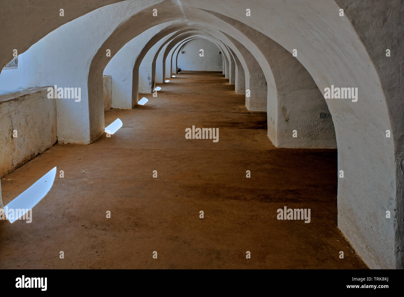 05 Dec 2009 Interior of Tipu sultan’s prison Colonel Bailey's Dungeon ...