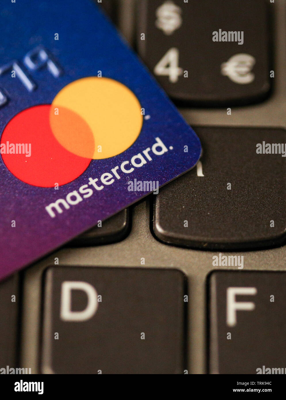 Mastercard logo hi-res stock photography and images - Alamy