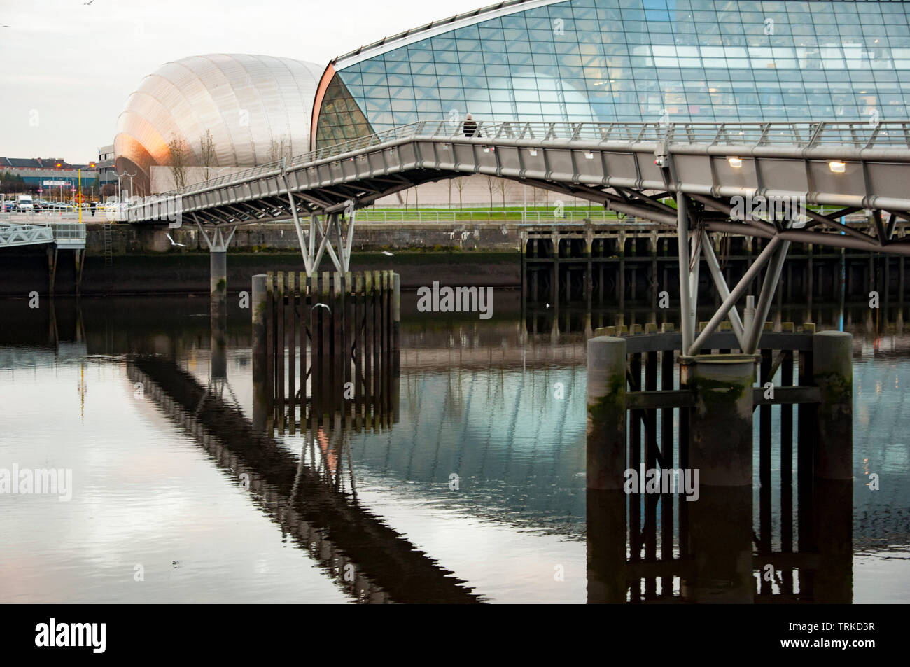 Over the river clyde hi-res stock photography and images - Alamy