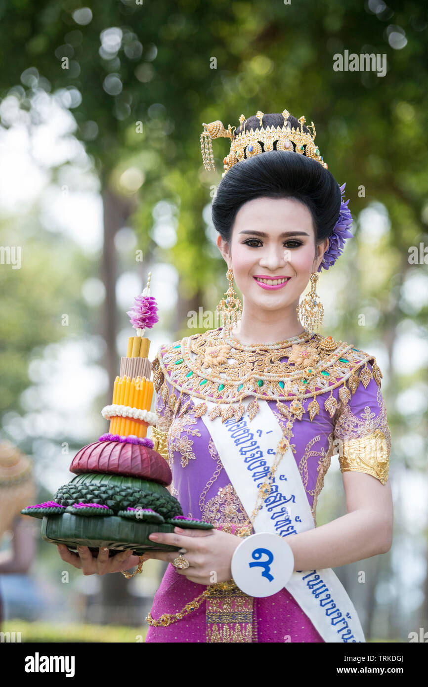 traditional dresst thai people at the Loy Krathong Festival in the ...