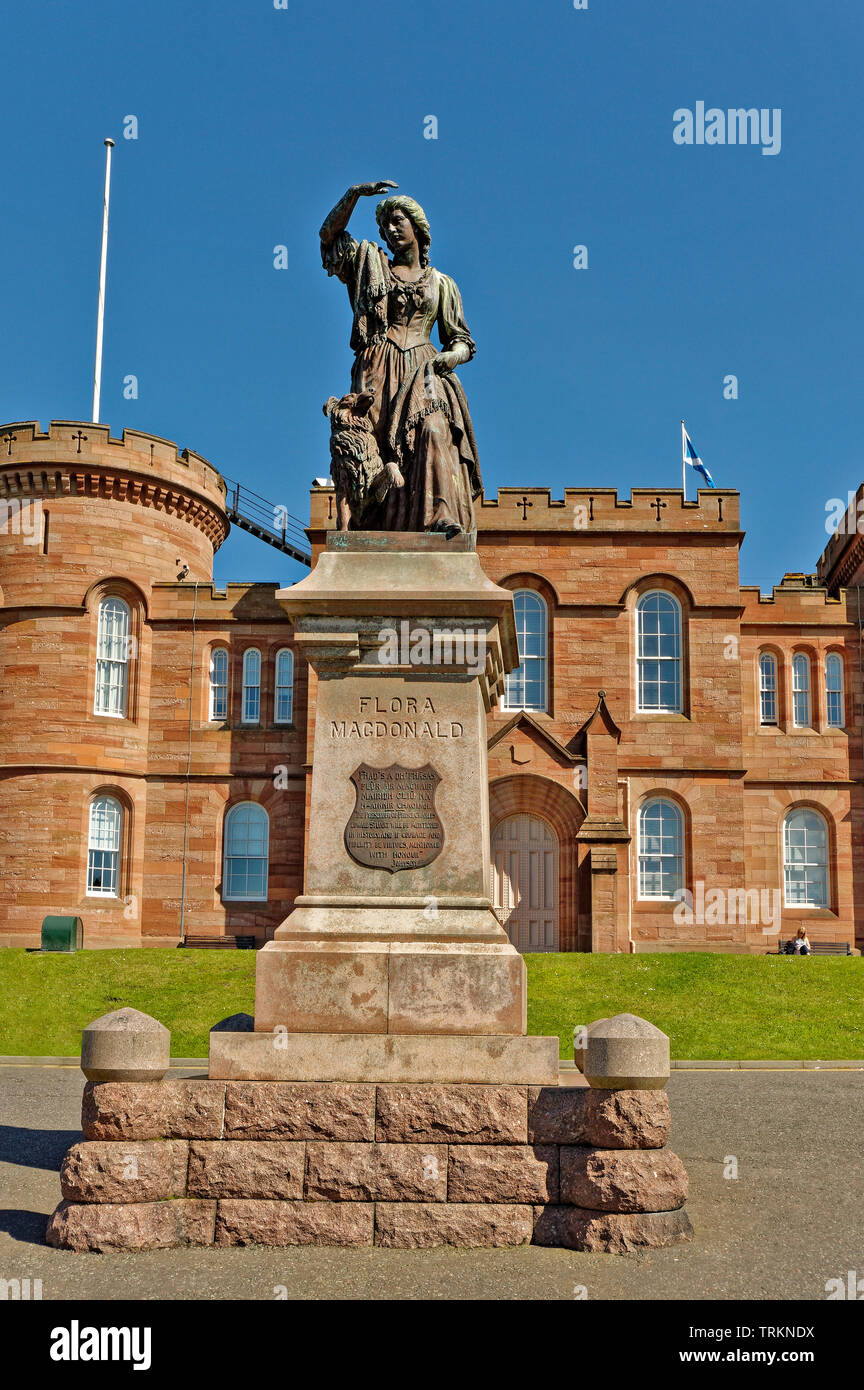 Macdonald statue hi-res stock photography and images - Alamy
