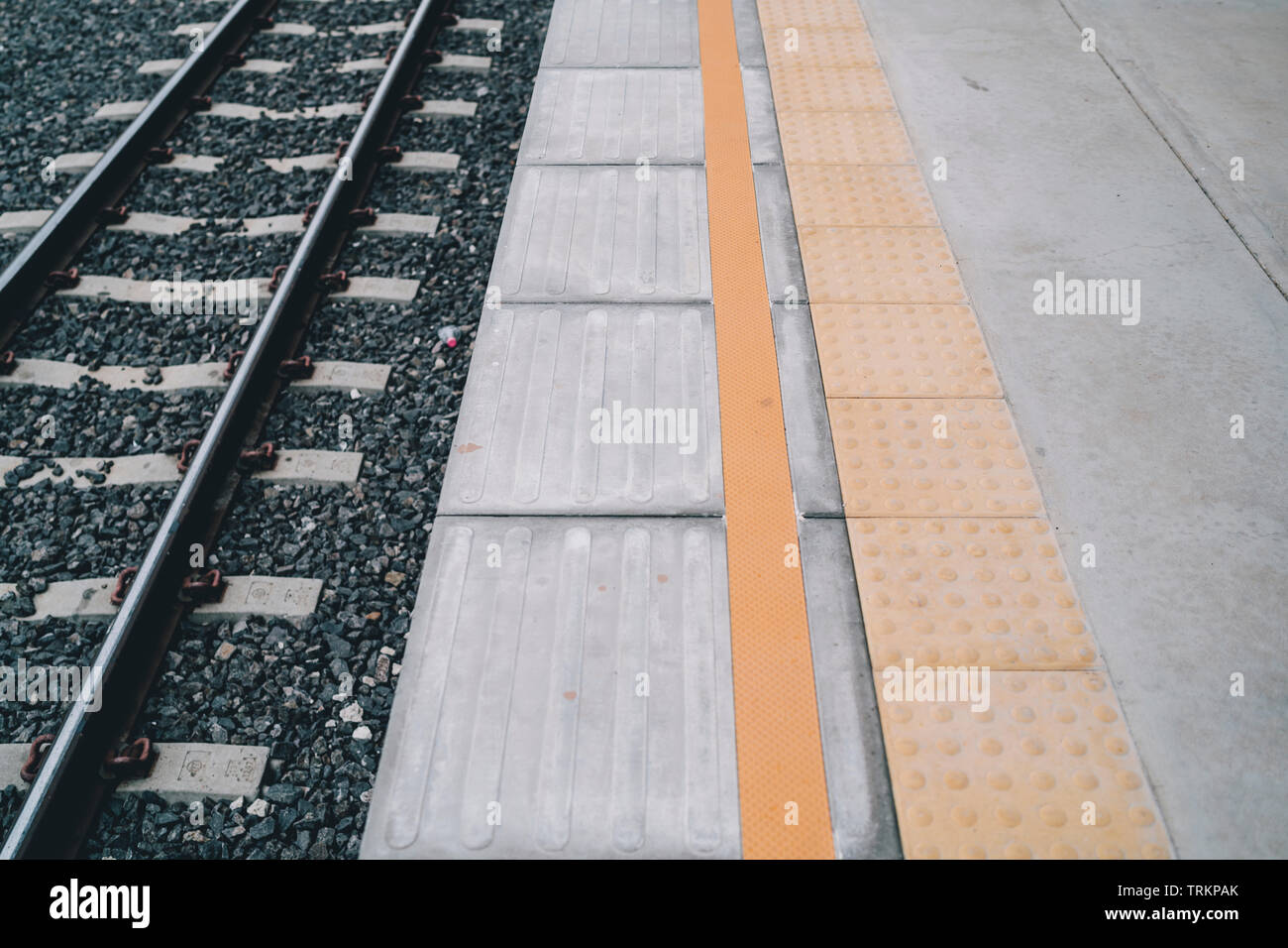 Tactile paving at railway station hi-res stock photography and images ...