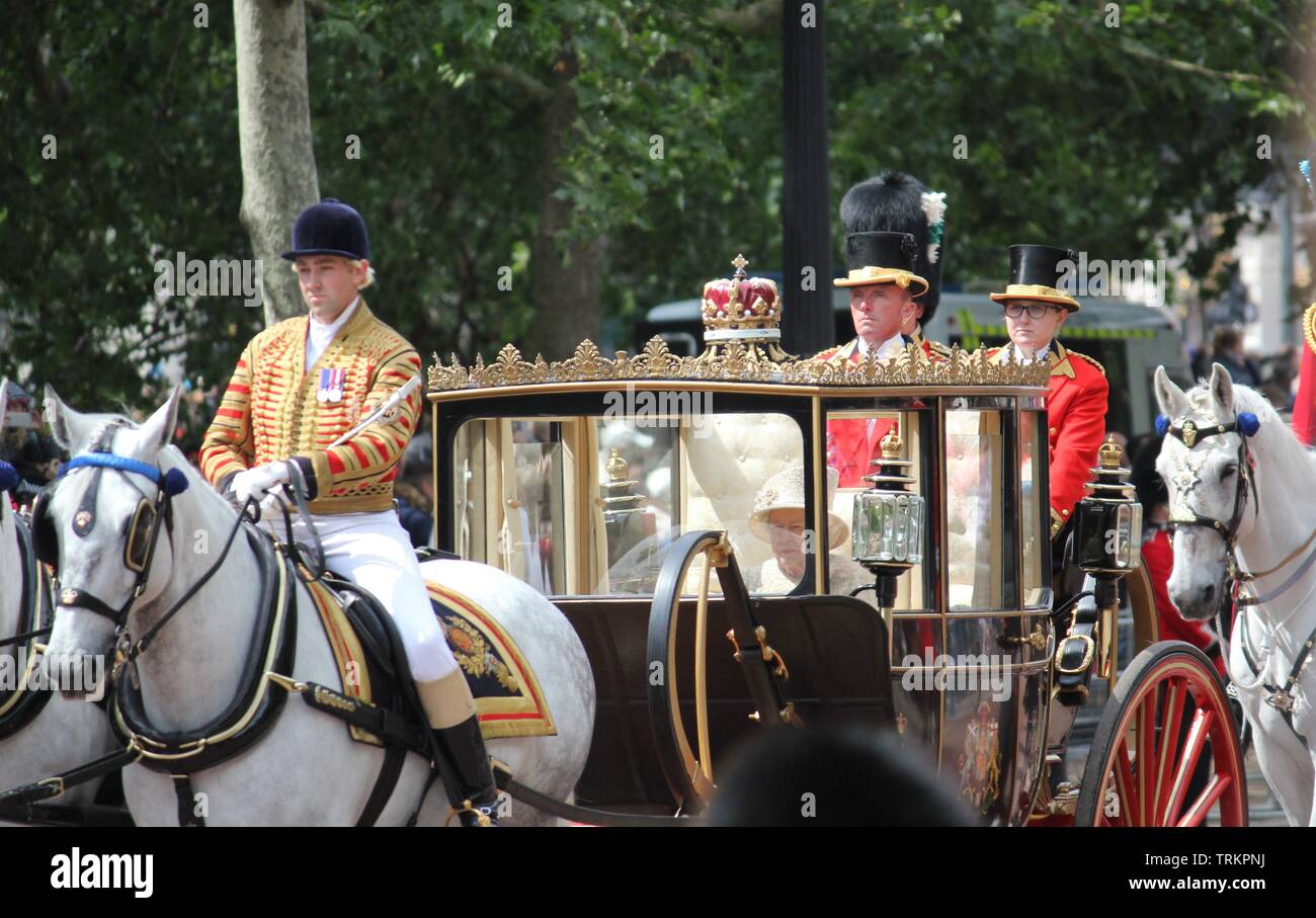 Queen Elizabeth, London, UK - 8/6/19 : Queen Elizabeth travels alone ...