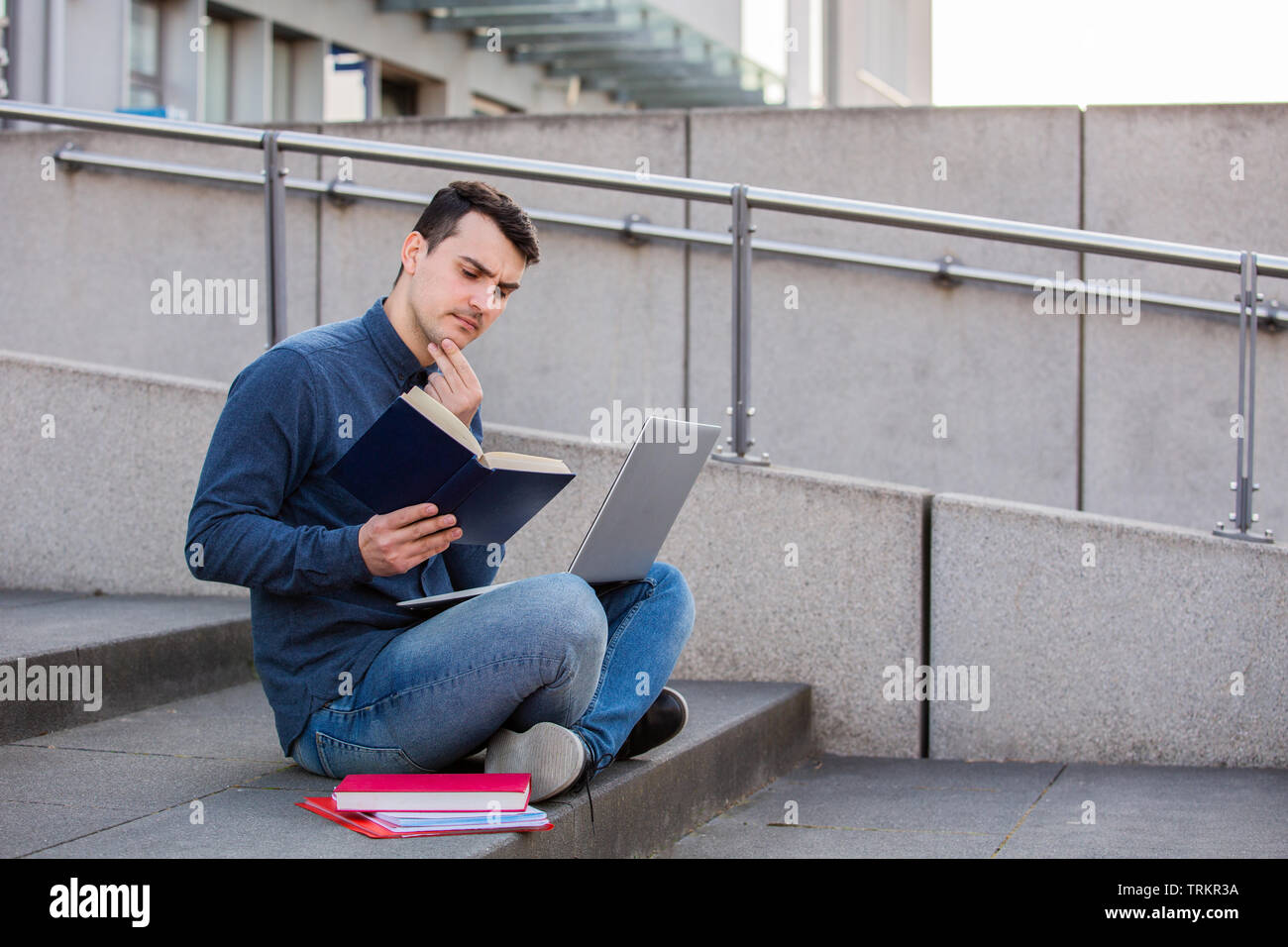 Student stair hi-res stock photography and images - Alamy