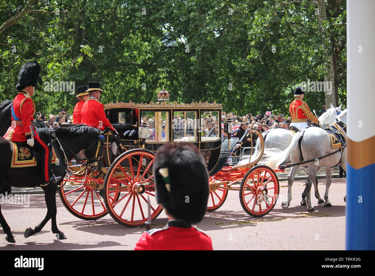 Queen Elizabeth, London, UK - 8/6/19 : Queen Elizabeth travels alone ...