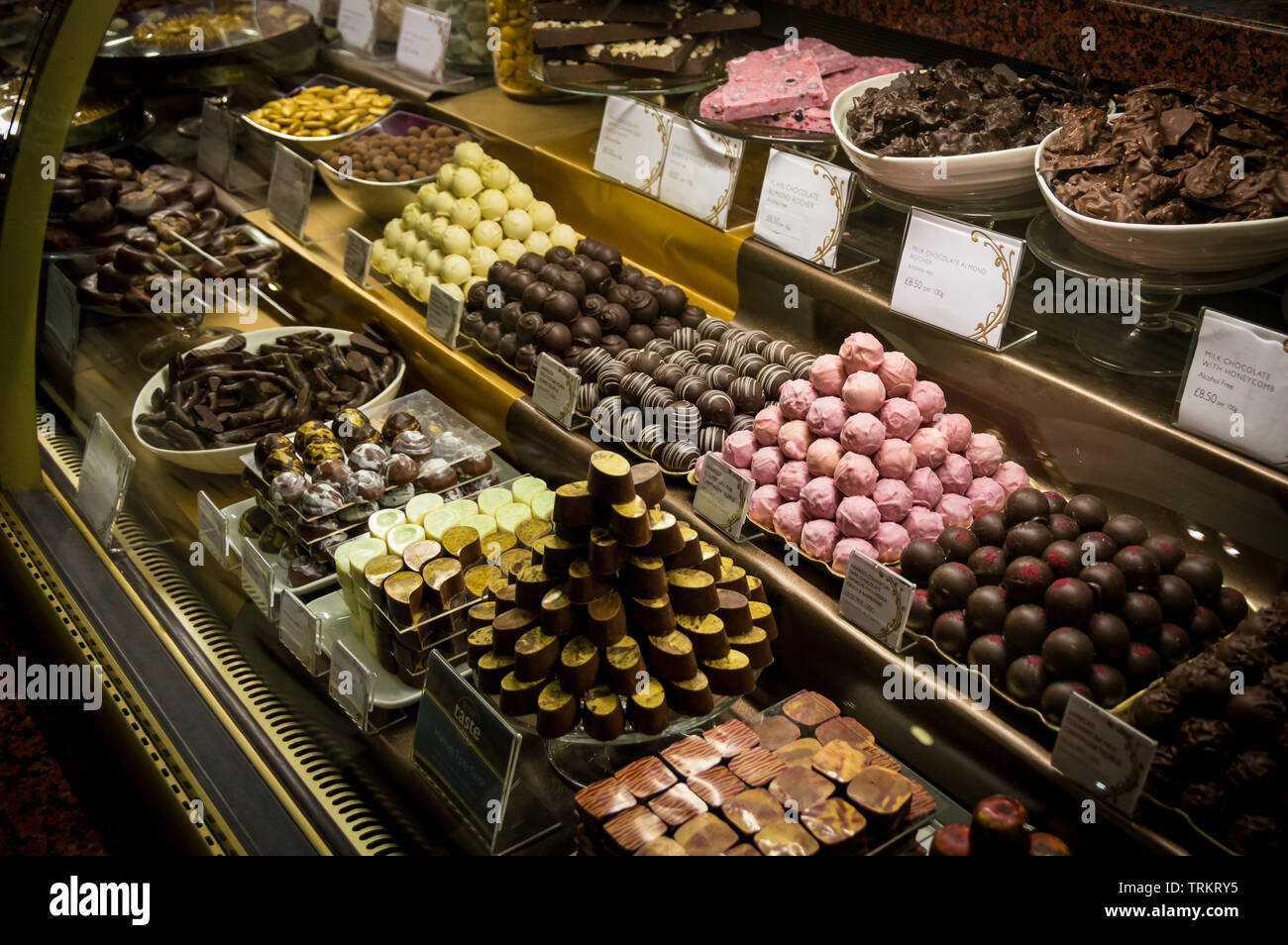 Harrods indoor market hi-res stock photography and images - Alamy