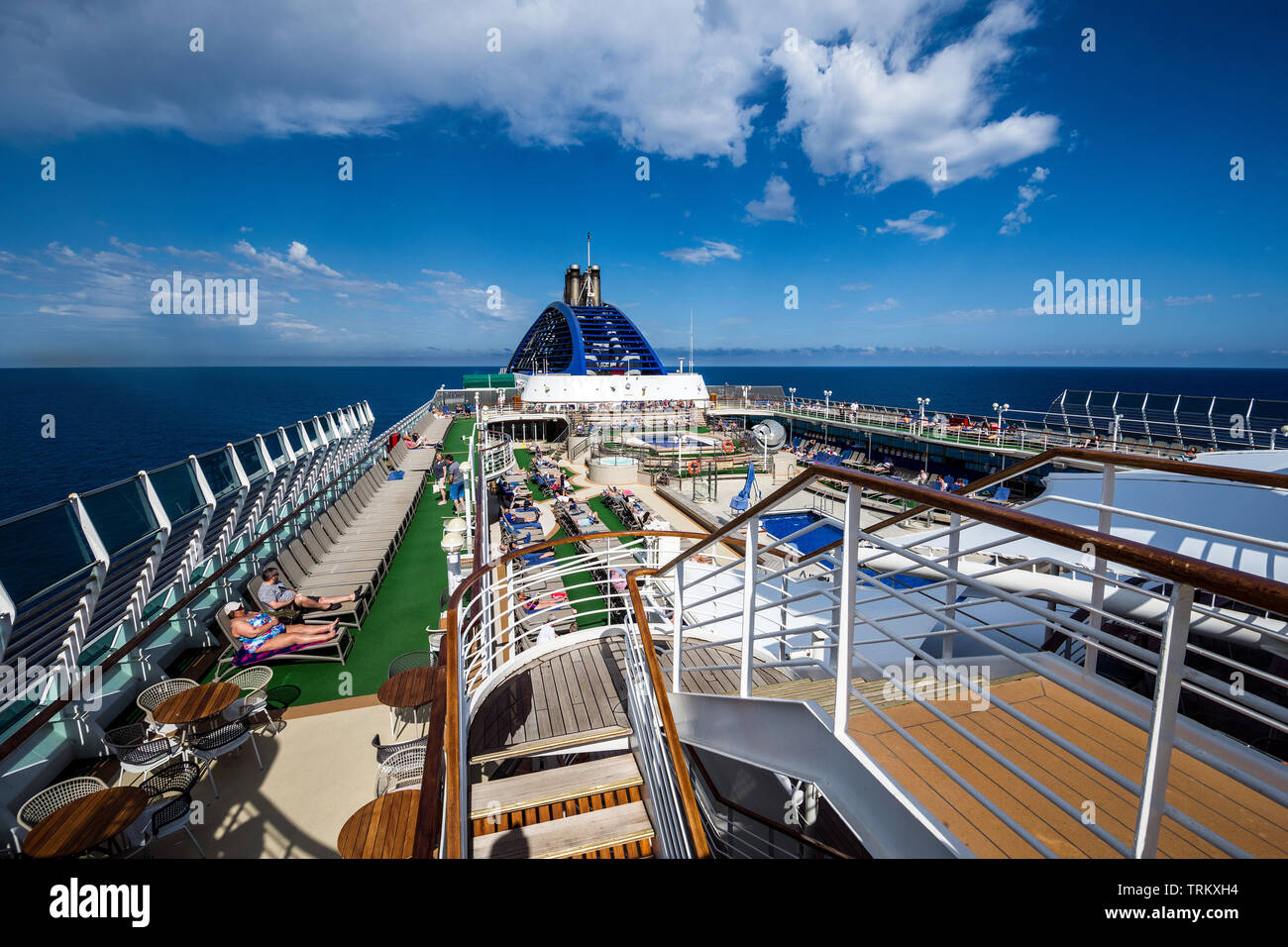 P and O ship Oceana at Sea stock photo Stock Photo - Alamy