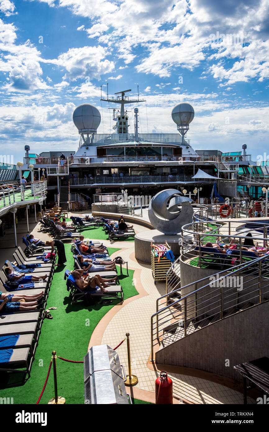 P and O ship Oceana at Sea stock photo Stock Photo - Alamy