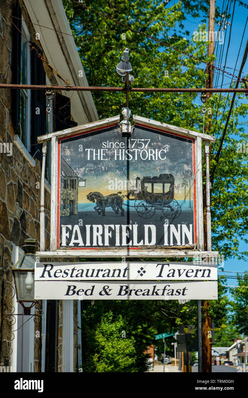 Pennsylvania fieldstone colonial house hi-res stock photography and ...