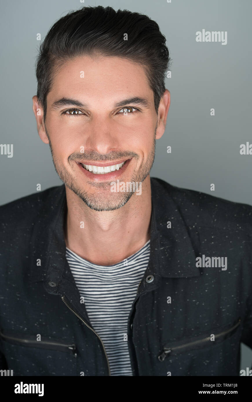 Acting heahshot hi-res stock photography and images - Alamy