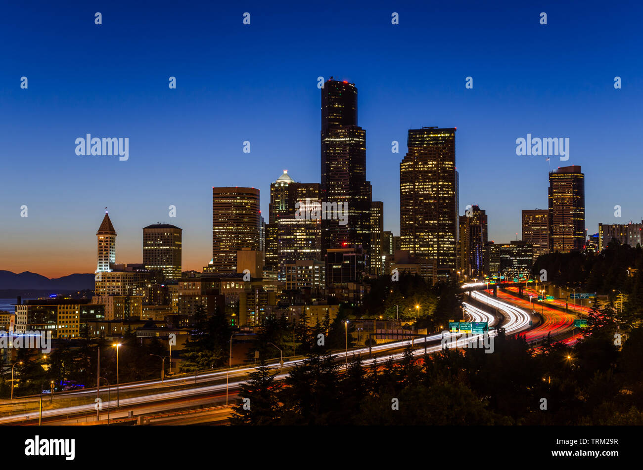 Downtown light and skyline hi-res stock photography and images - Alamy
