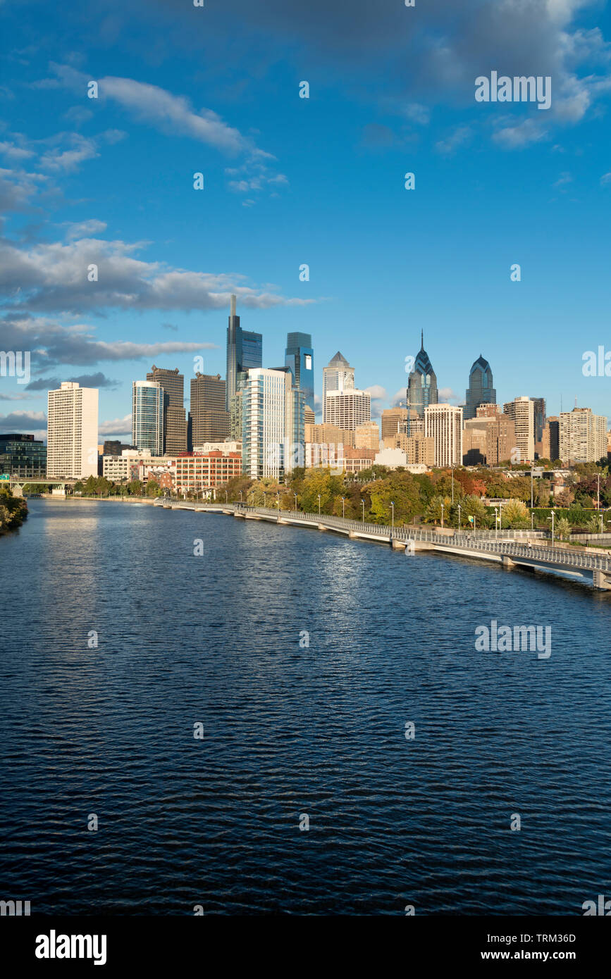 TRAIL WALK SCHUYLKILL RIVER DOWNTOWN SKYLINE PHILADELPHIA PENNSYLVANIA ...