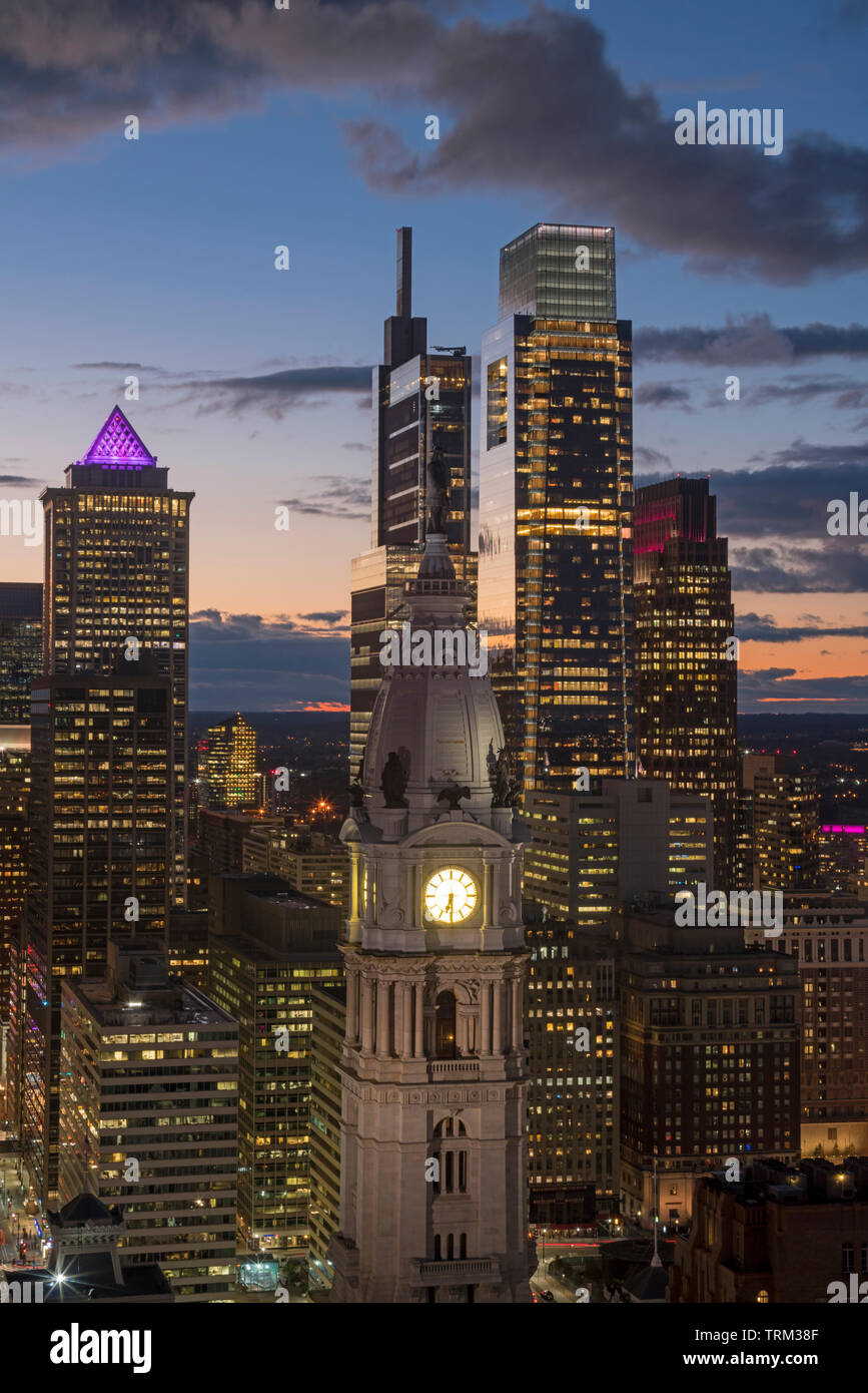 CITY HALL (©JOHN MCARTHUR JR 1901) COMCAST CENTER (©ROBERT A M STERN ... CITY HALL (©JOHN MCARTHUR JR 1901) COMCAST CENTER (©ROBERT A M STERN ...