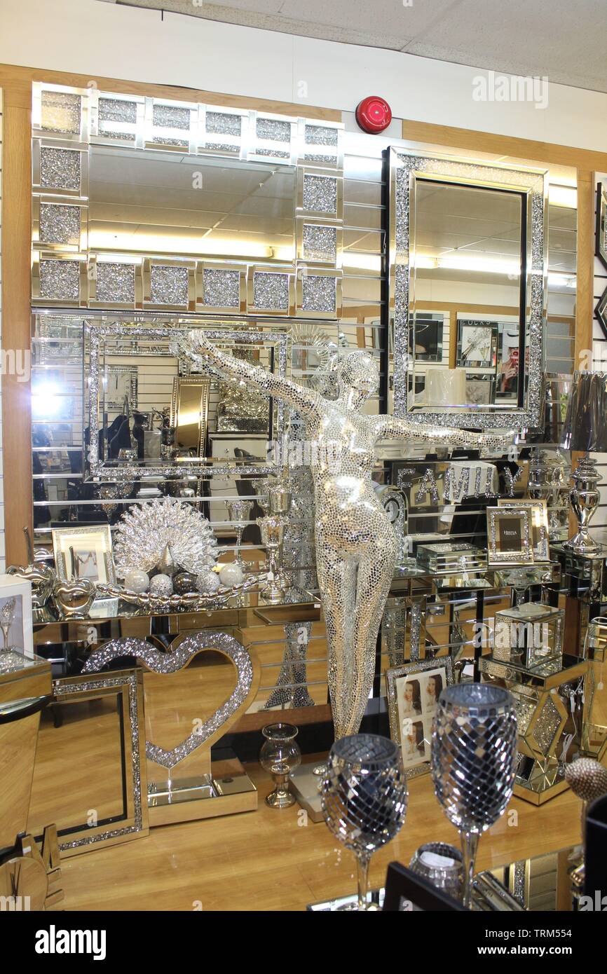 Mirrored mannequin hi-res stock photography and images - Alamy