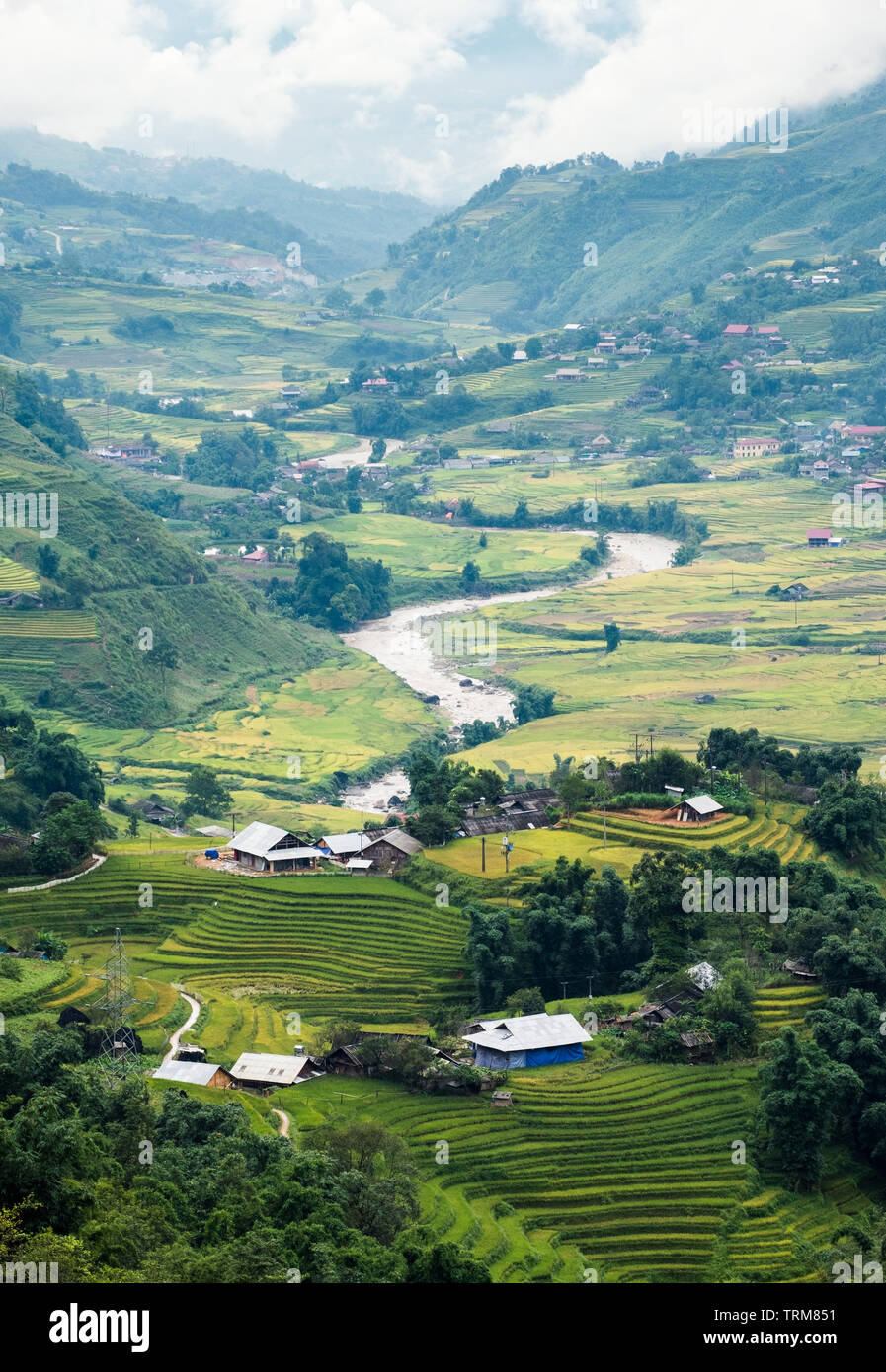 Viewpoint of Tavan village on rice field terraced with river at Sapa ...