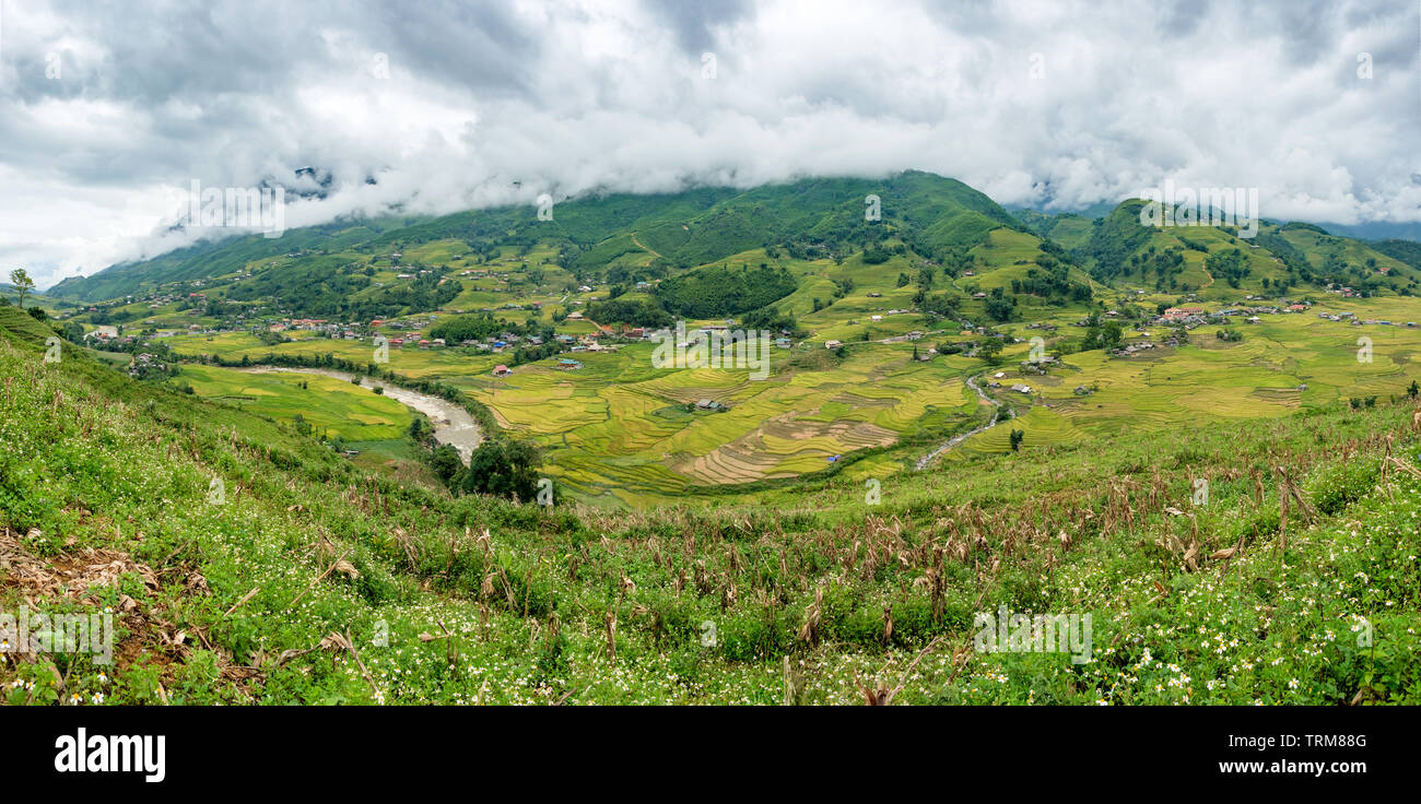 Viewpoint panorama of tribe village and river in valley at Sapa ...