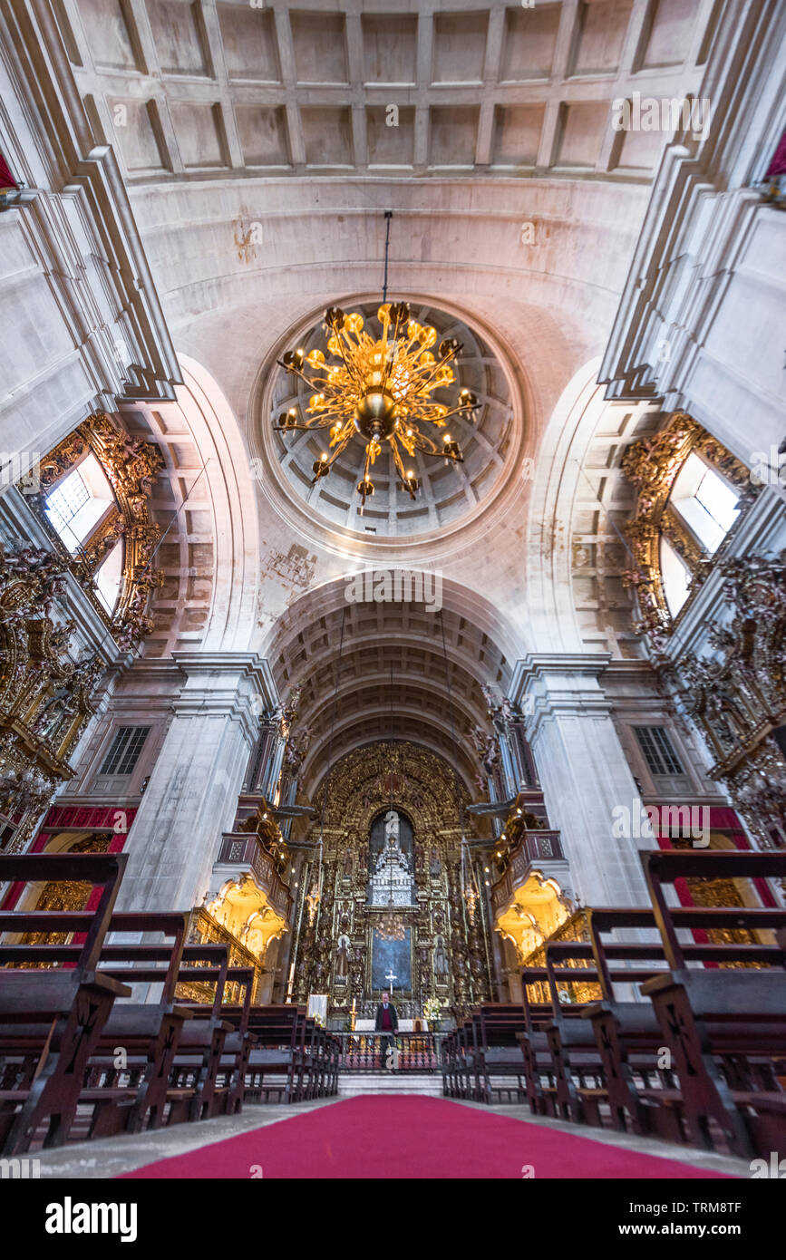Interior of the new Coimbra cathedral Stock Photo - Alamy