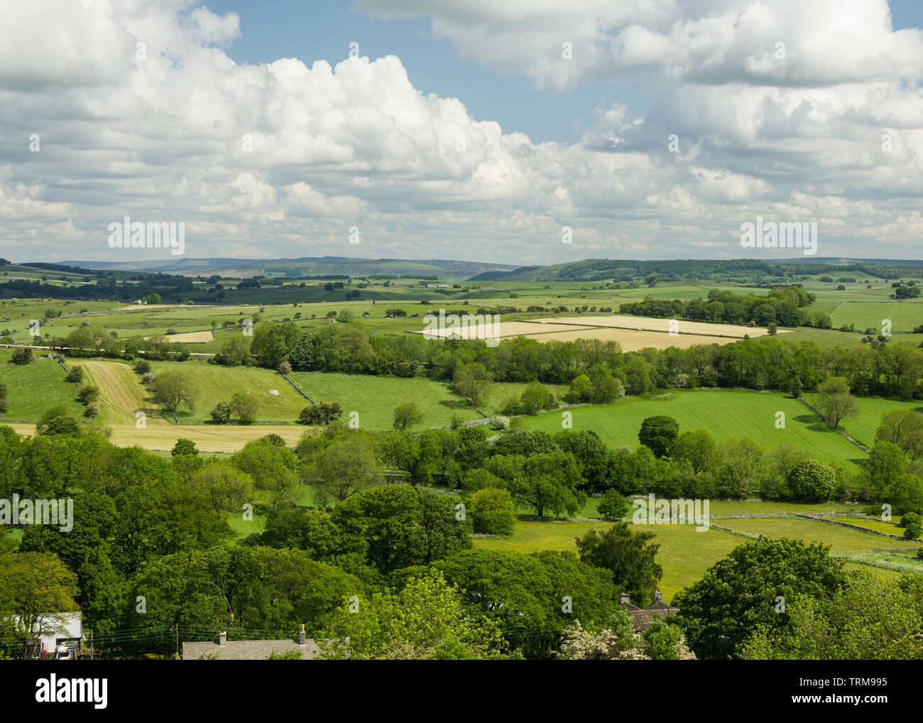 From above the village hi-res stock photography and images - Alamy