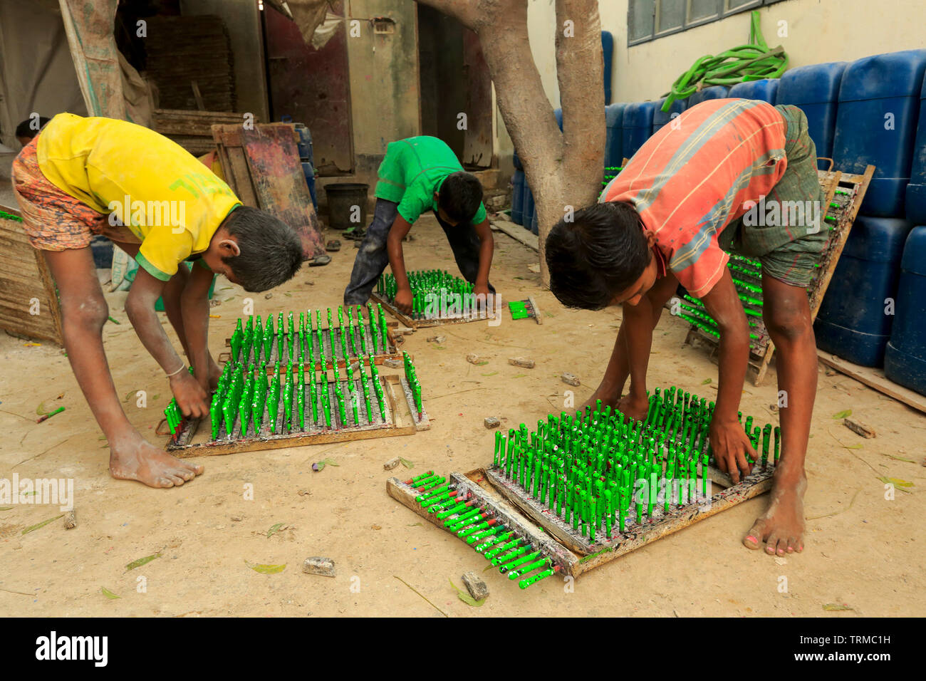Children work at balloon factory at Kamrangirchar on the outskirts of ...