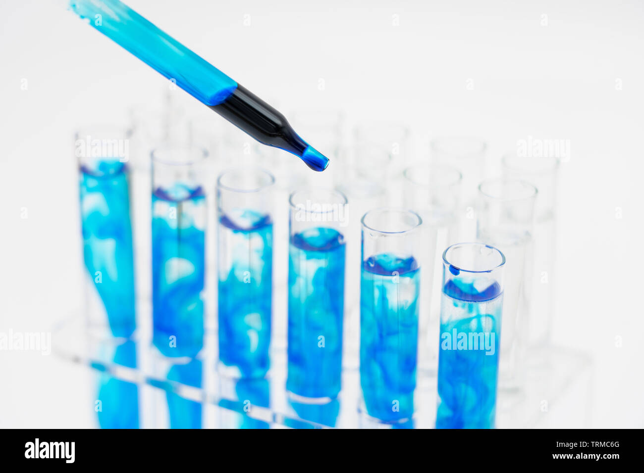Colored water test tube hi-res stock photography and images - Alamy
