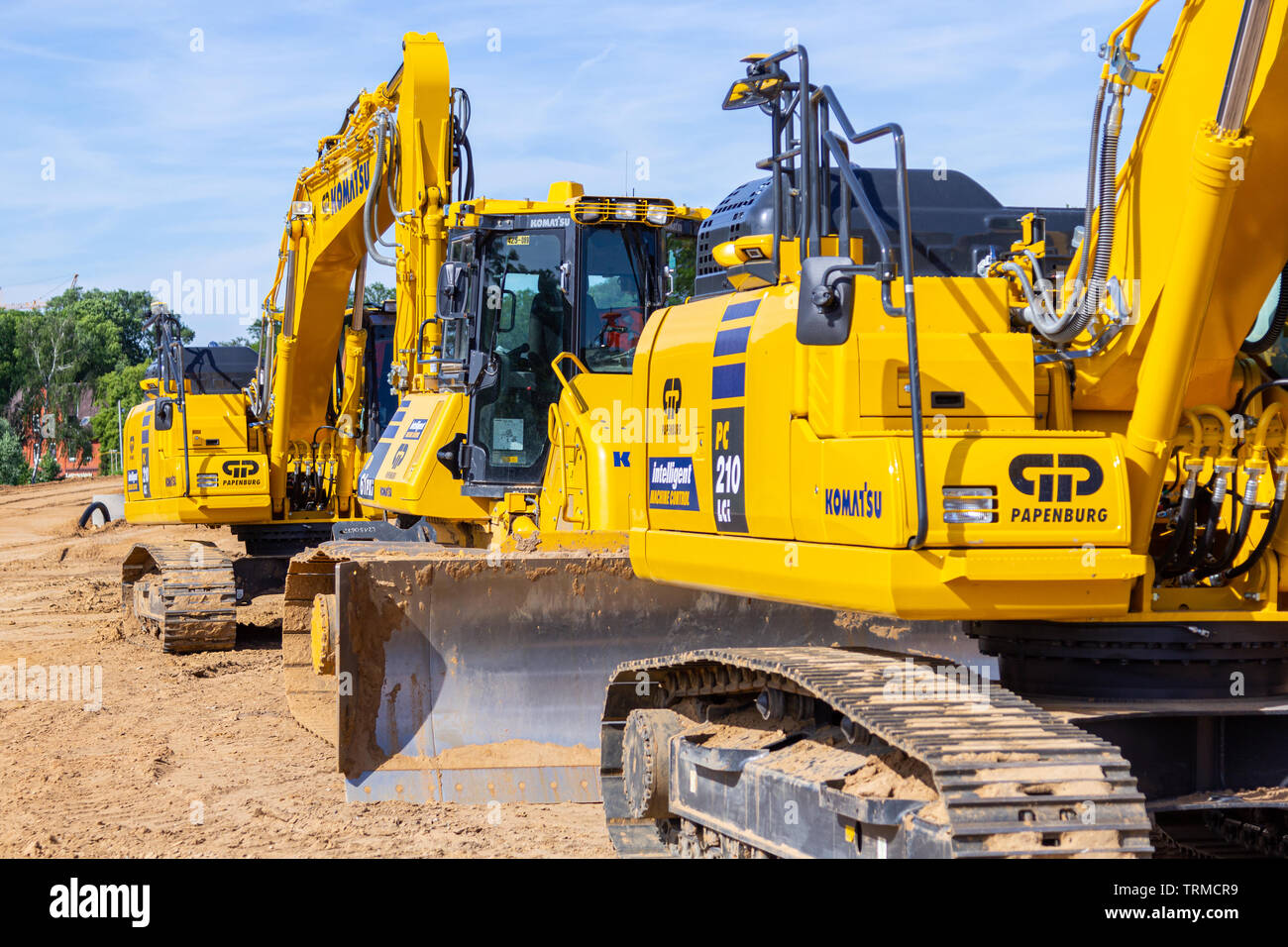Building site vehicles hi-res stock photography and images - Alamy