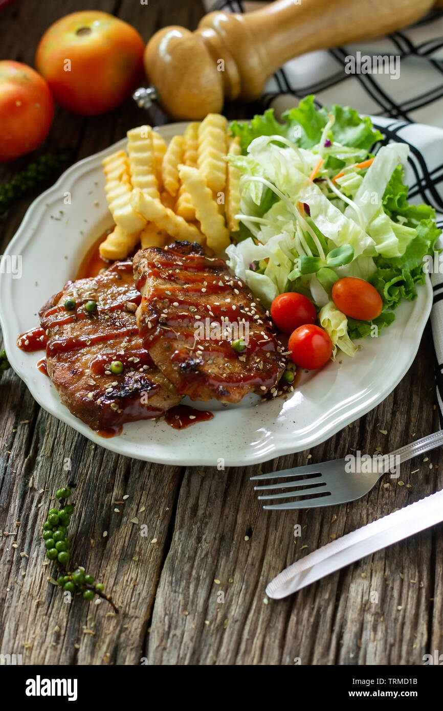 American steak restaurant plate hi-res stock photography and images - Alamy