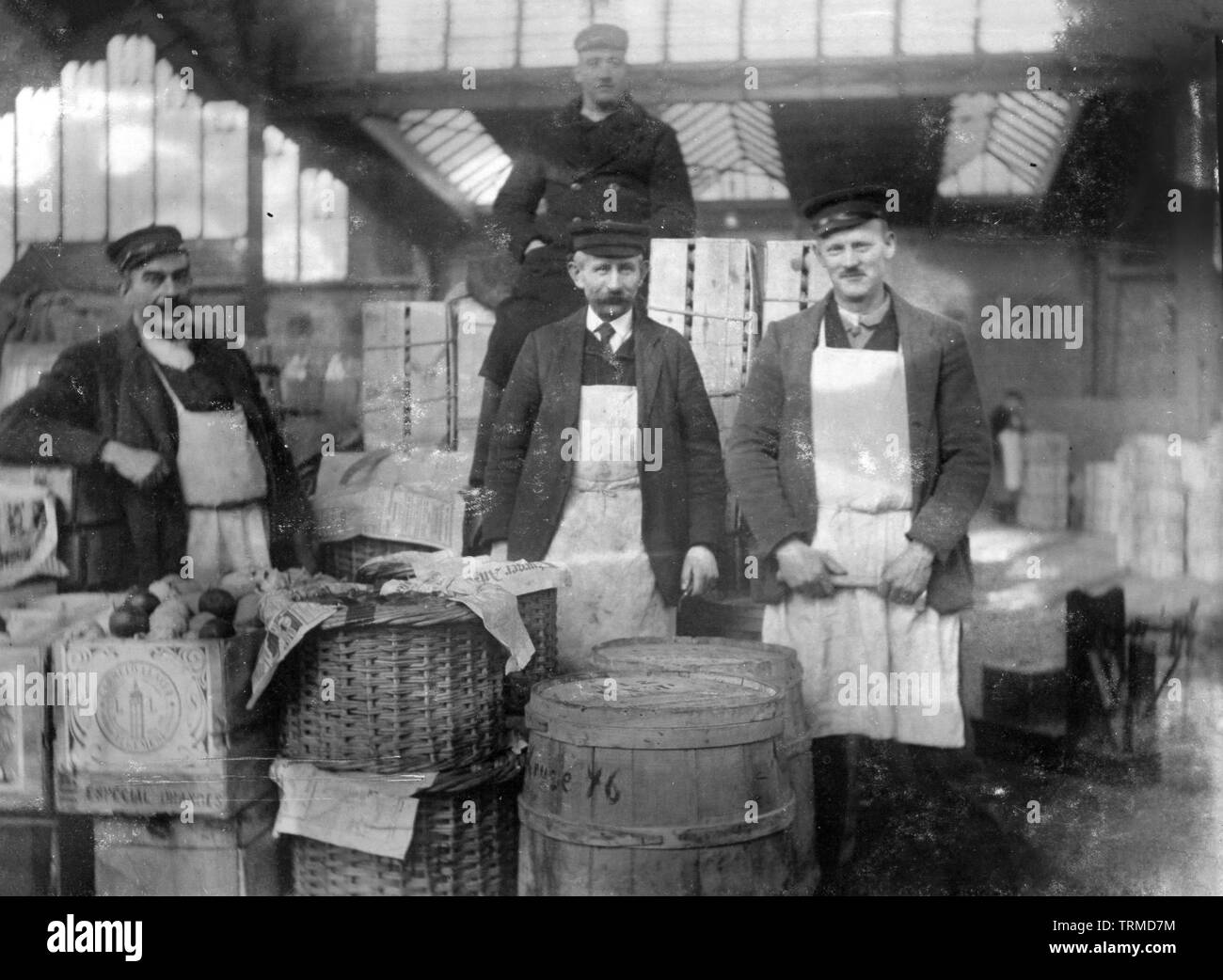 Warehouse boxes workers Black and White Stock Photos & Images - Alamy