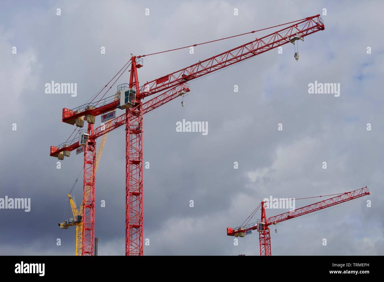 Industrial crane bristol hi-res stock photography and images - Alamy