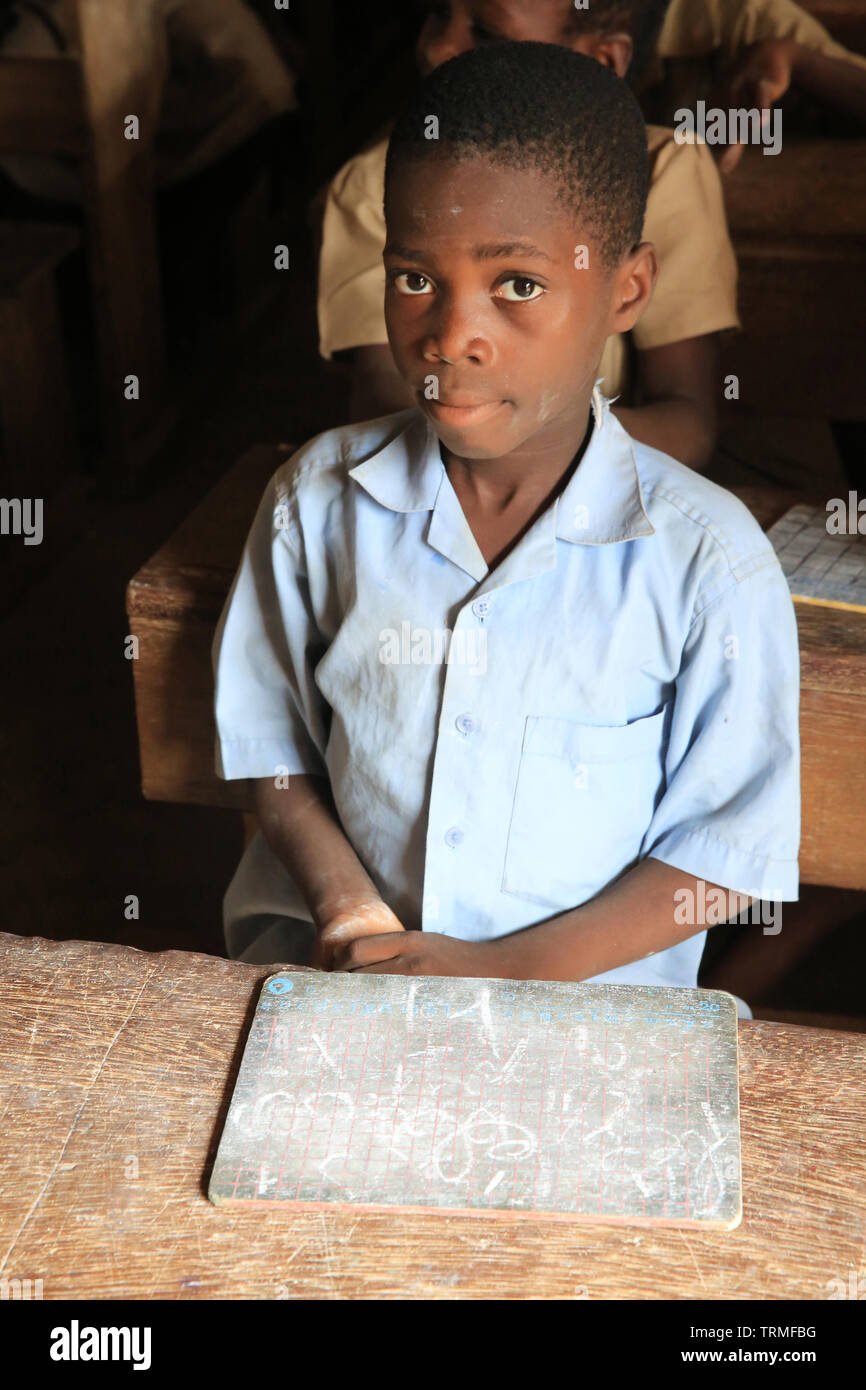 Ecolier. Lomé. Togo. Afrique de l'Ouest Stock Photo - Alamy