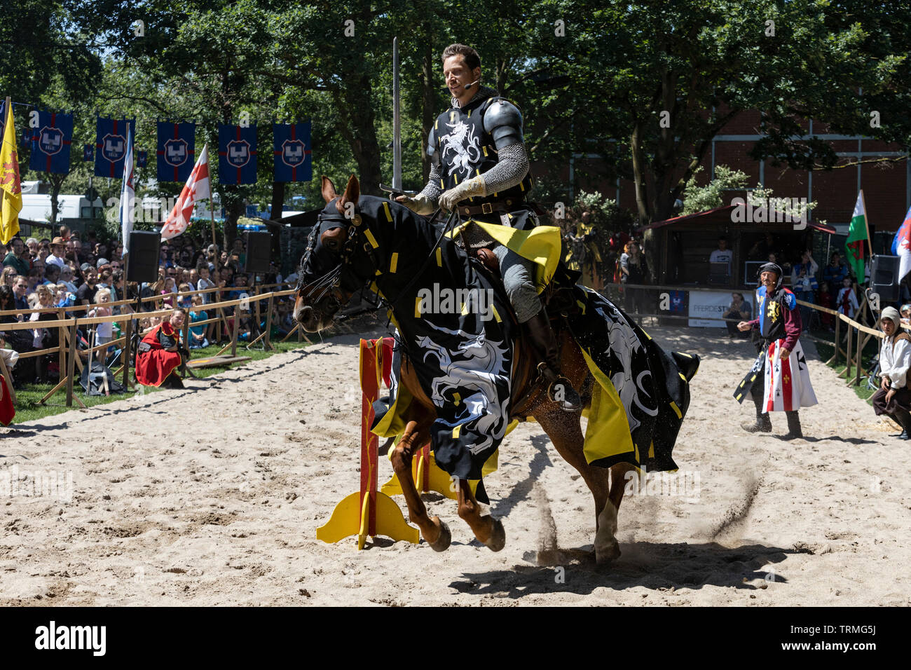 Medieval tournament hi-res stock photography and images - Alamy