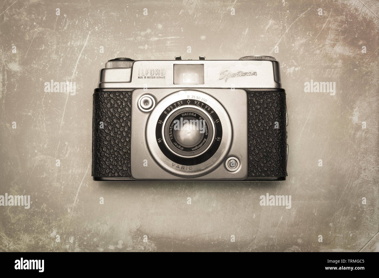 Vintage Camera / Still Life © Clarissa Debenham / Alamy Stock Photo - Alamy