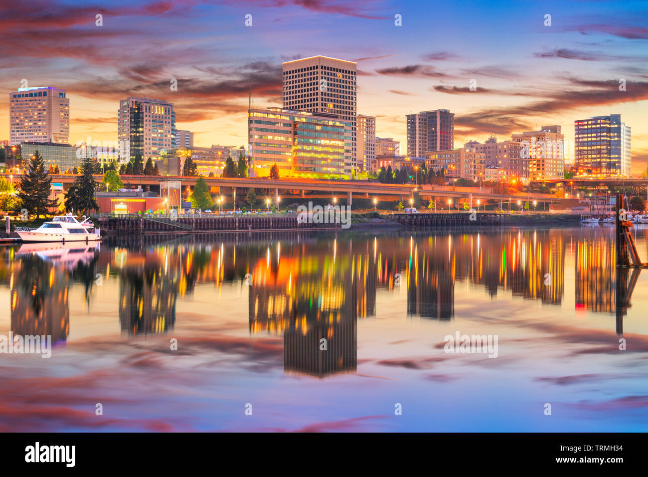 Tacoma, Washington, USA downtown skyline at dusk on Commencement Bay ...