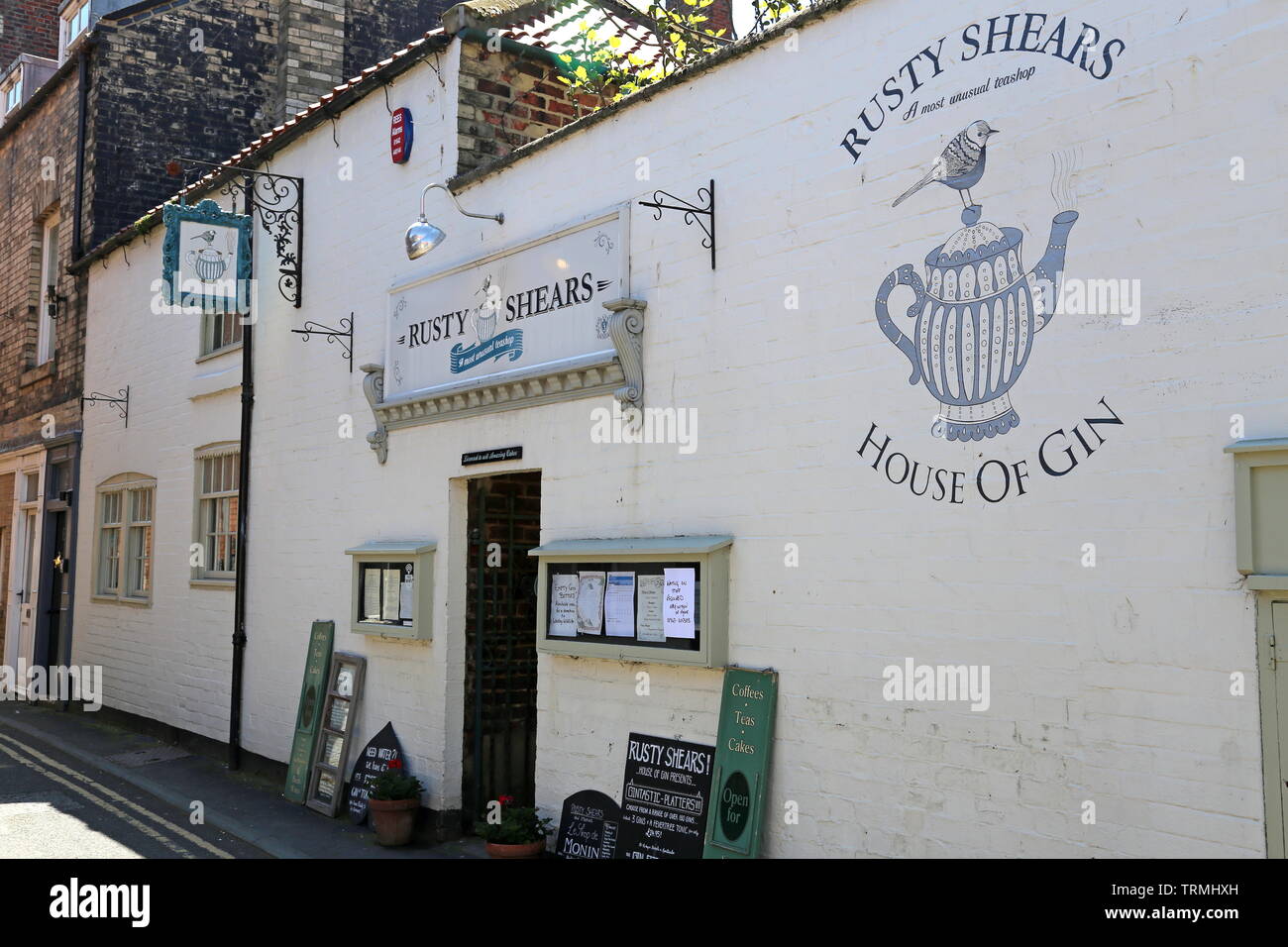 The gin house hi-res stock photography and images - Alamy