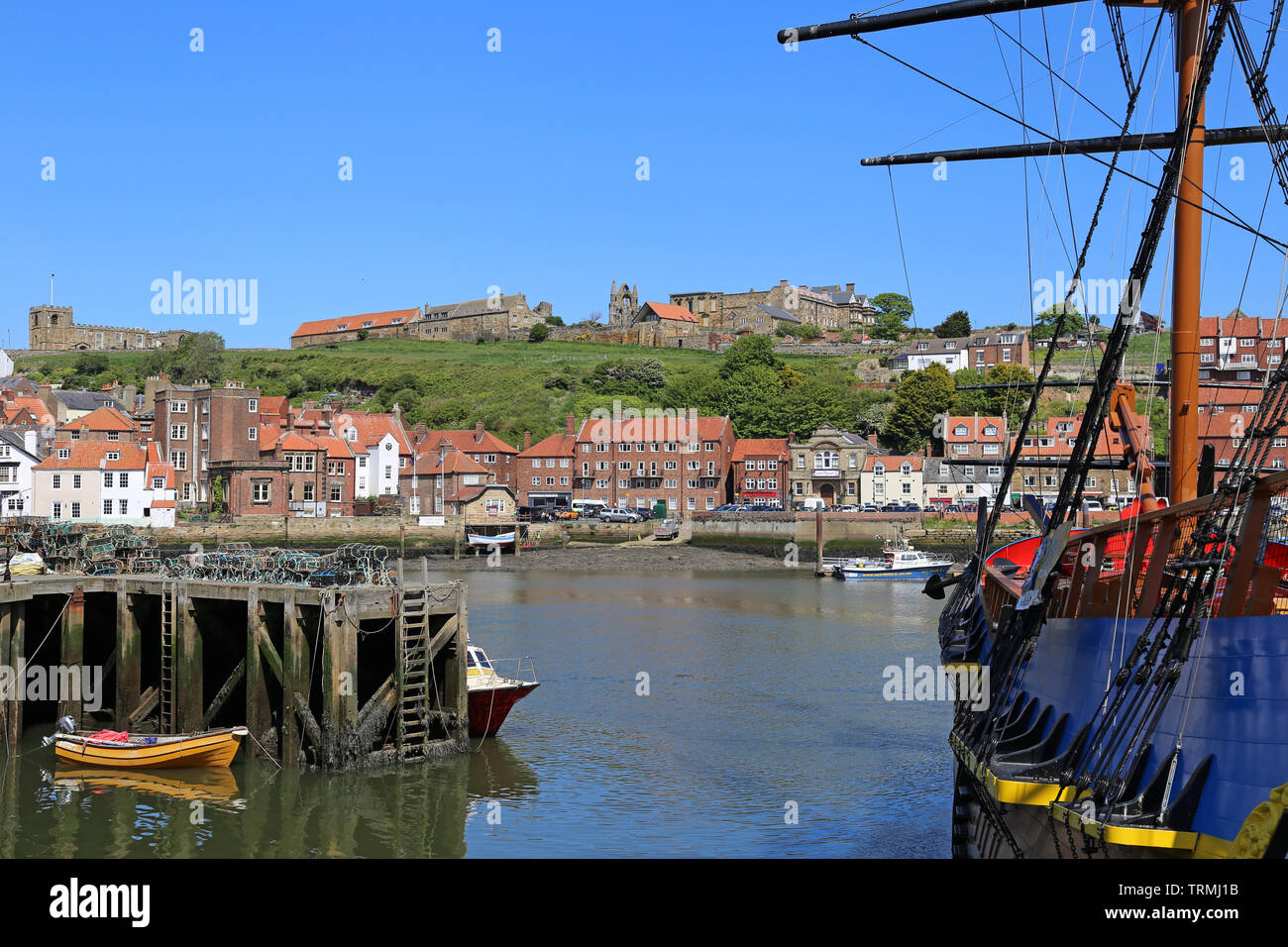 Hms endeavour james cook hi-res stock photography and images - Alamy