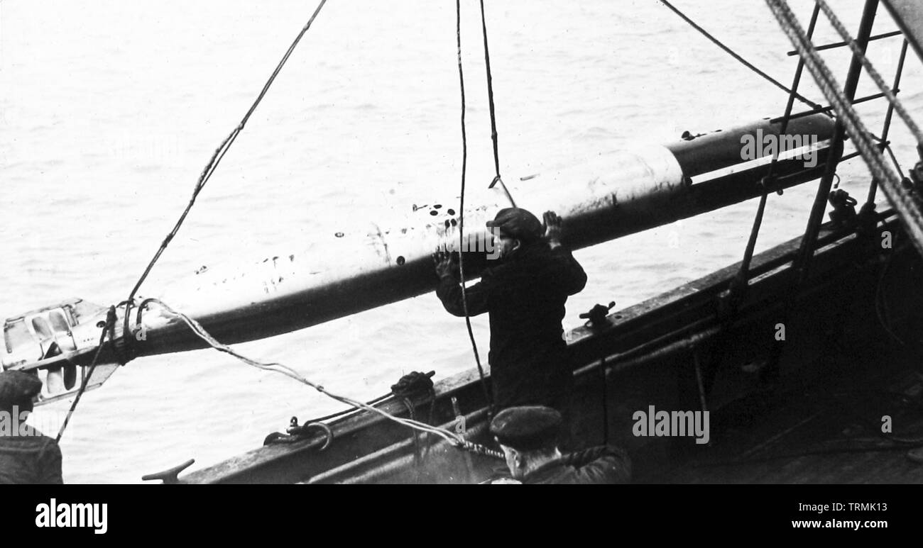 Navy testing Black and White Stock Photos & Images - Alamy