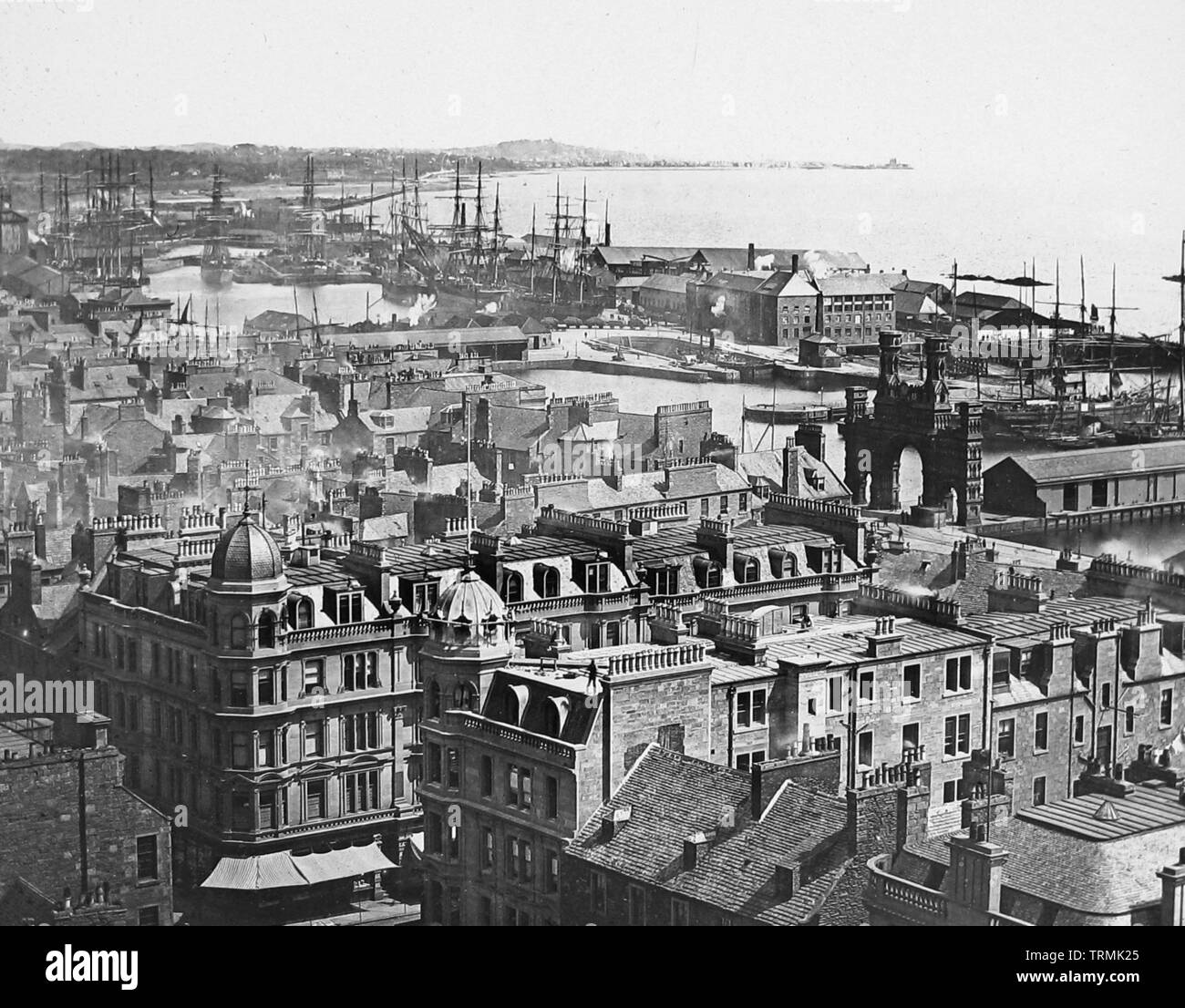 Dundee docks hi-res stock photography and images - Alamy