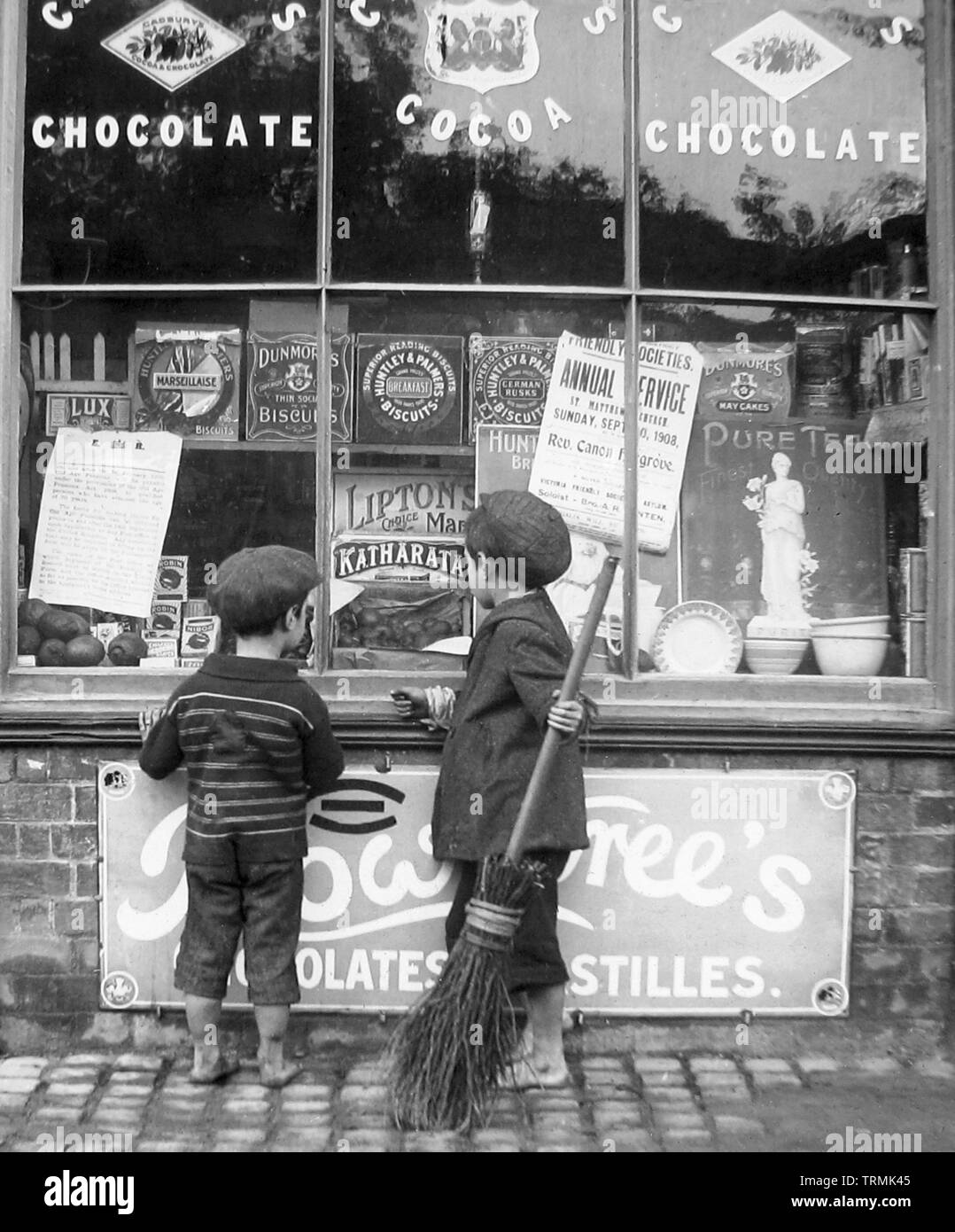 Victorian Shop Window High Resolution Stock Photography and Images - Alamy