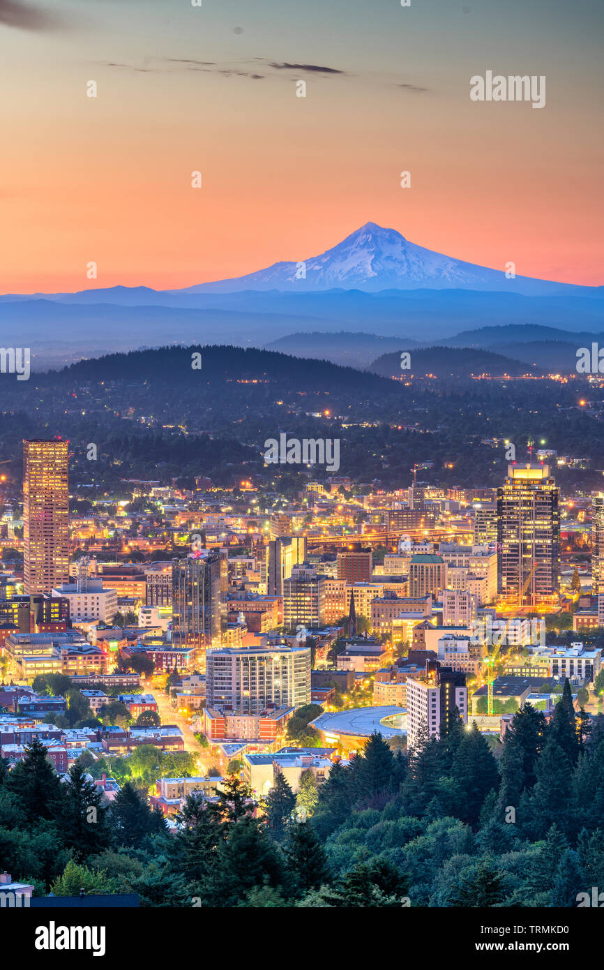 Portland, Oregon, USA downtown skyline with Mt. Hood at dawn Stock ...