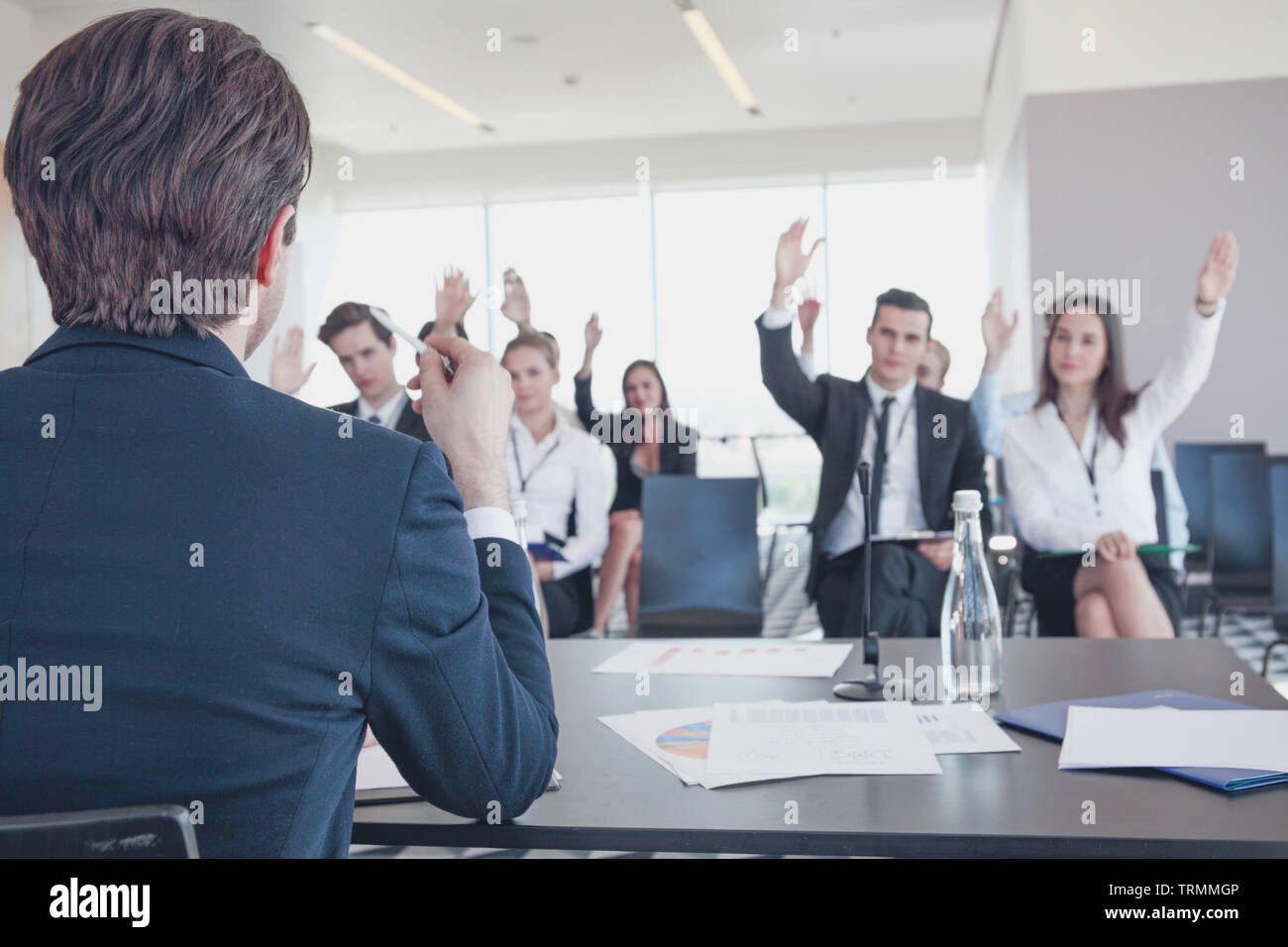 Speaker at business conference and audience asking questions Stock ... Speaker at business conference and audience asking questions Stock ...