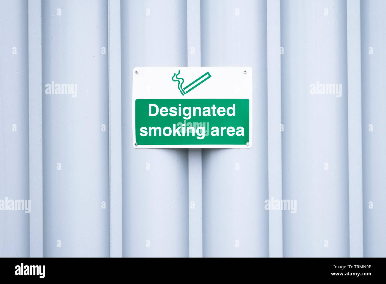 Designated smoking area sign hi-res stock photography and images - Alamy