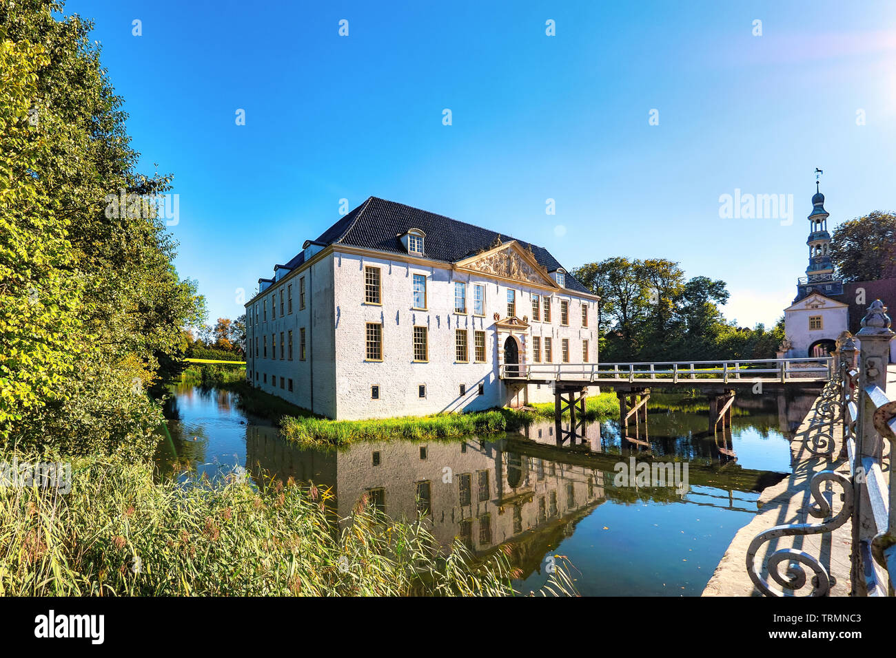 Lower castle pond hi-res stock photography and images - Alamy
