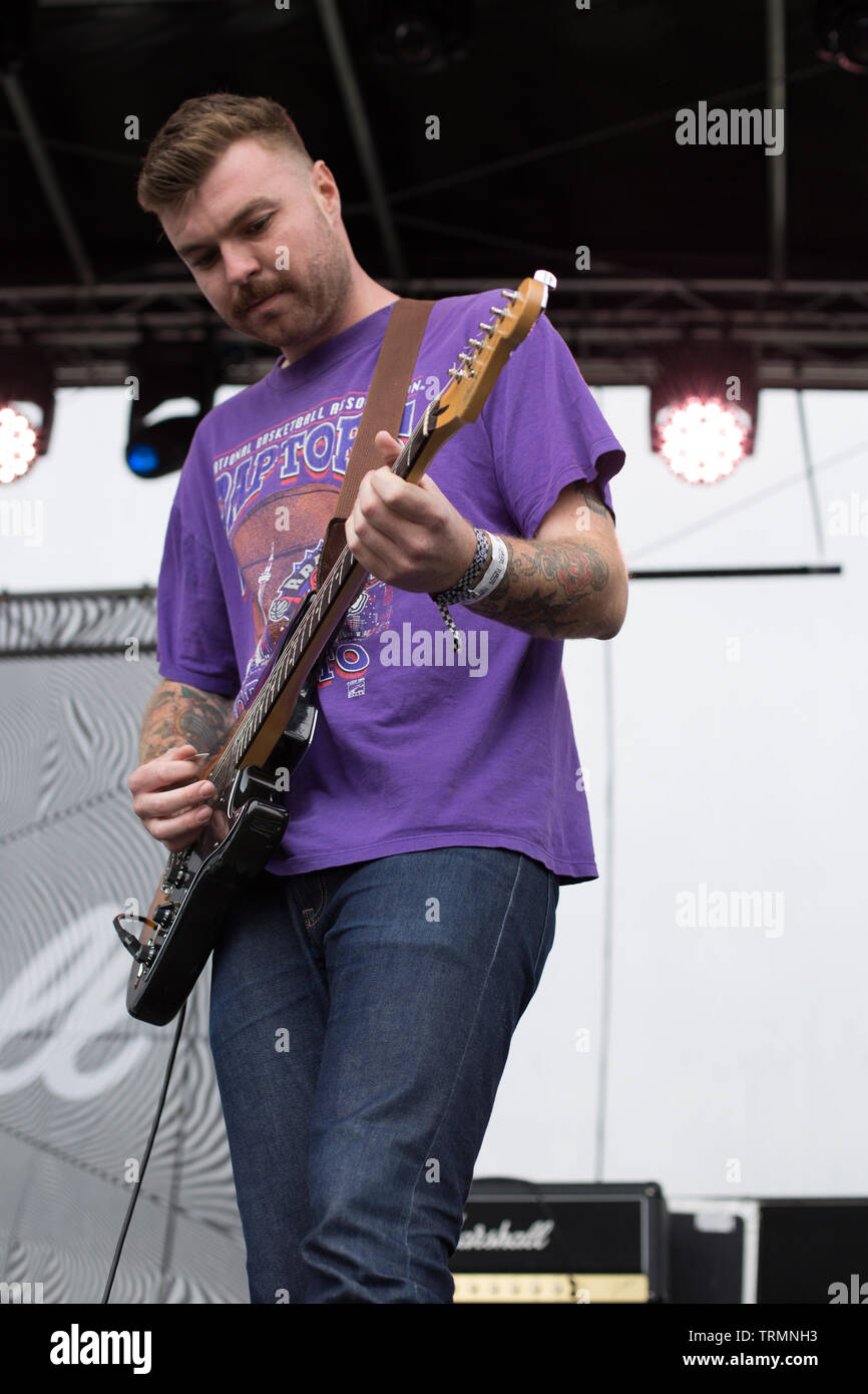 Seaway vocalist hi-res stock photography and images - Alamy