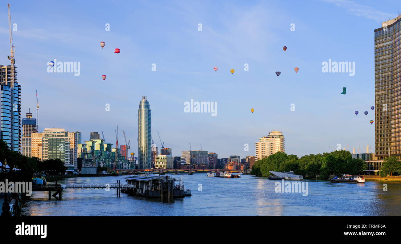 Lord mayor’s balloon regatta hi-res stock photography and images - Alamy