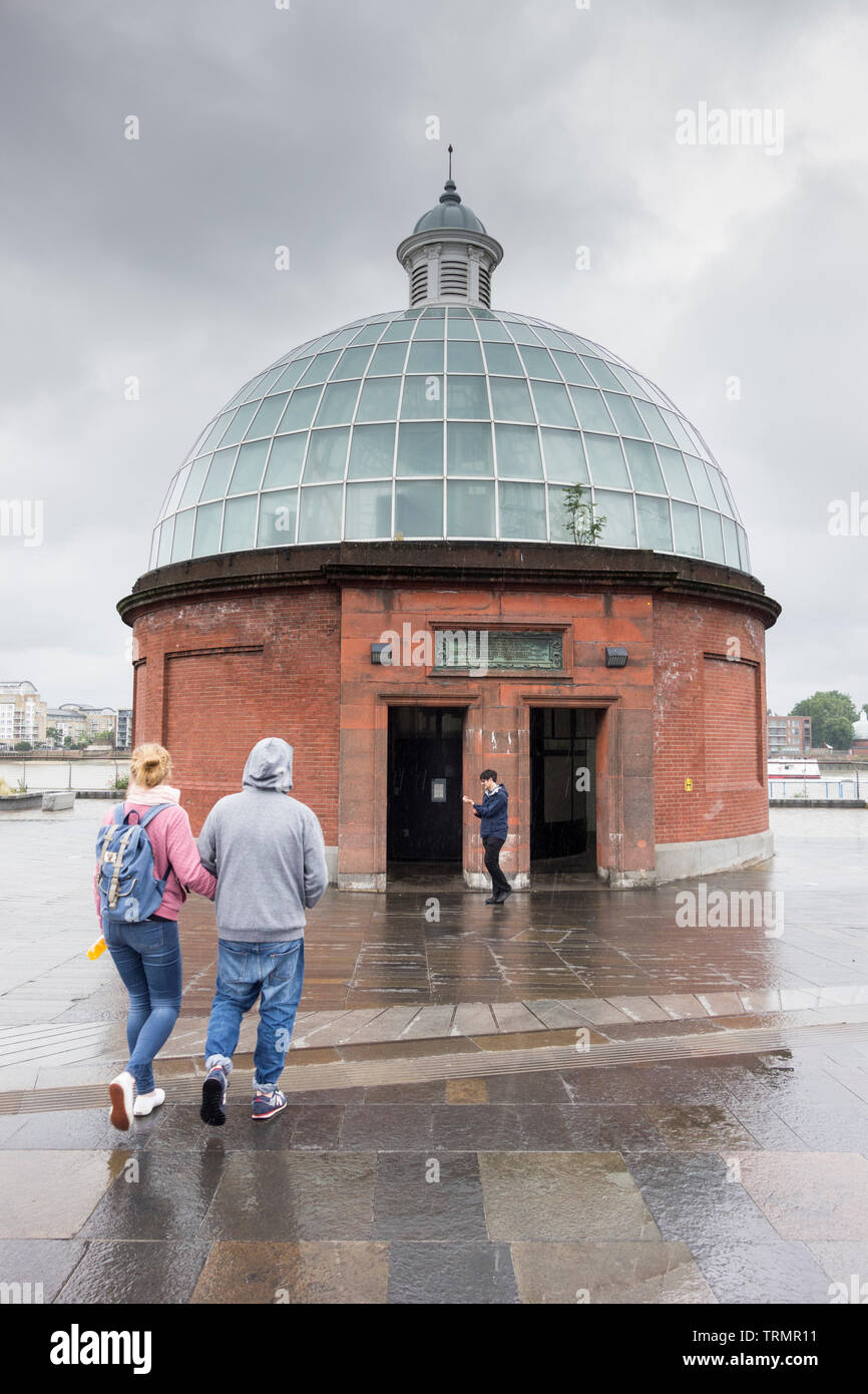 Alexander Binnie's entrance to the Thames tunnel, south-side entrance ...
