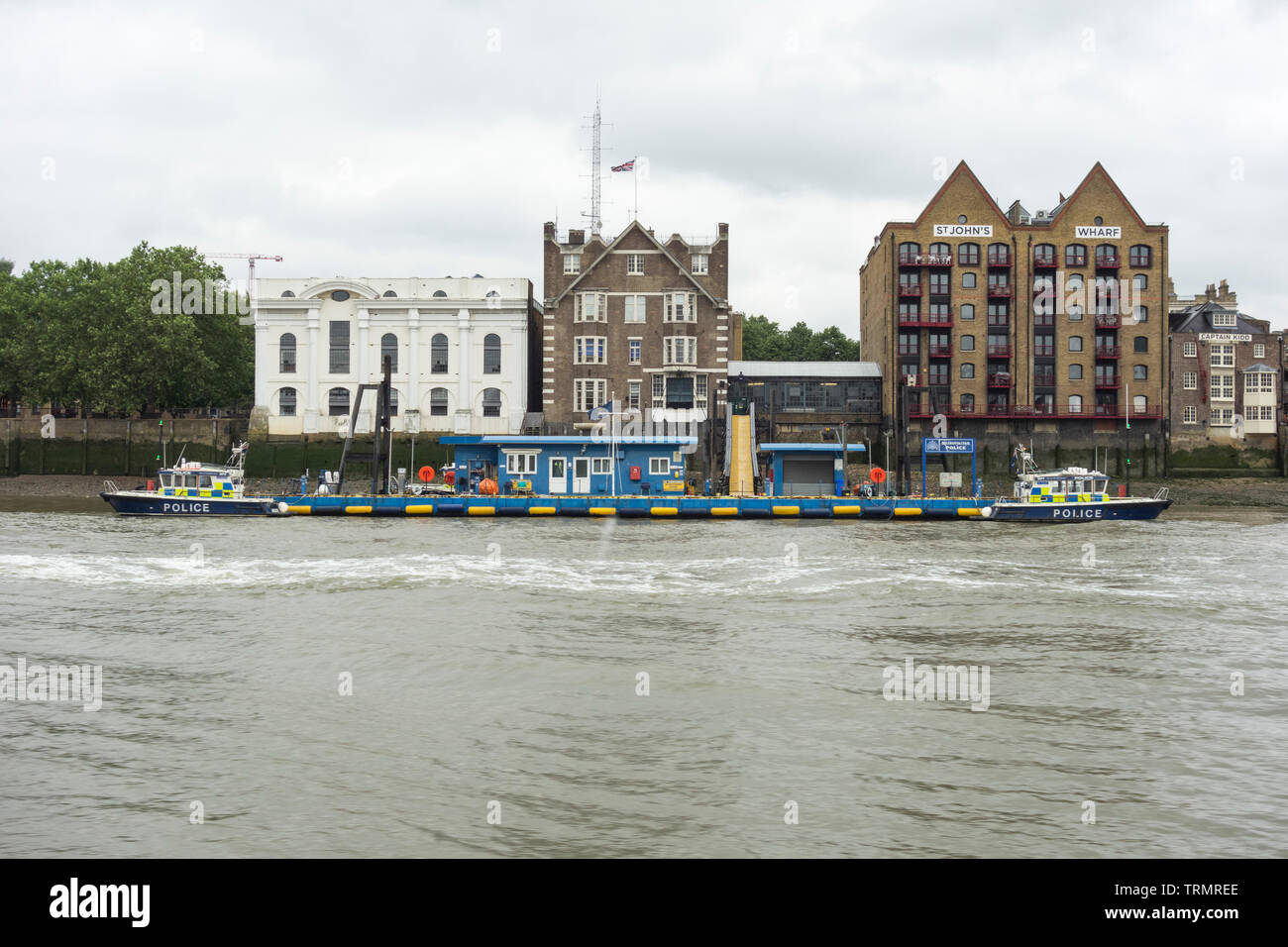 Metropolitan police marine policing unit hi-res stock photography and ...