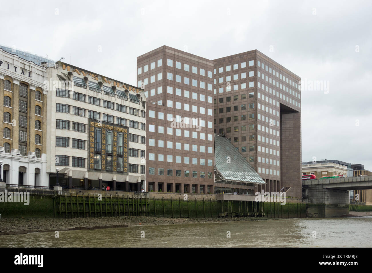 Office complex buildings hi-res stock photography and images - Alamy