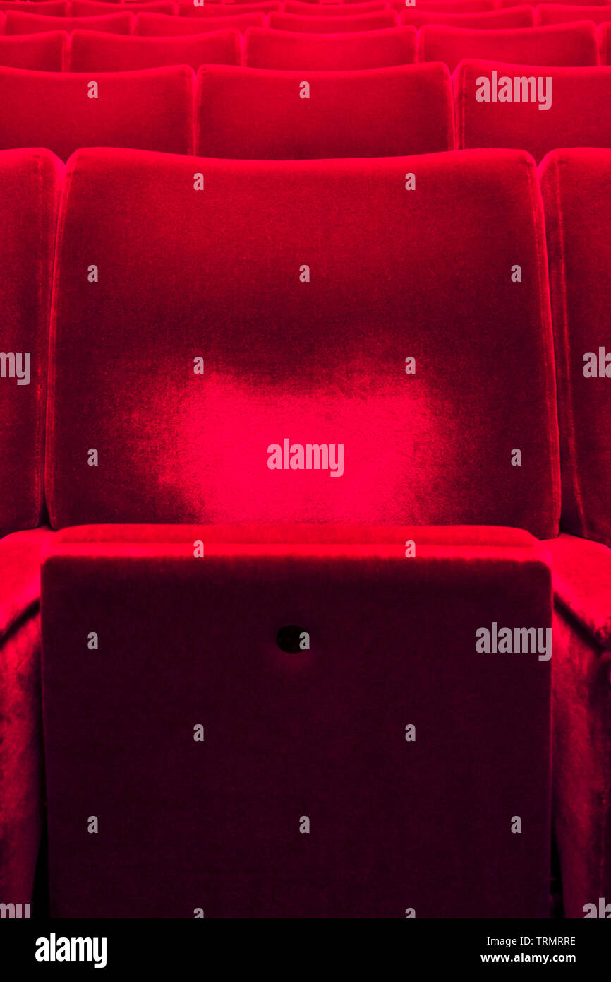 Red theatre seats Stock Photo - Alamy